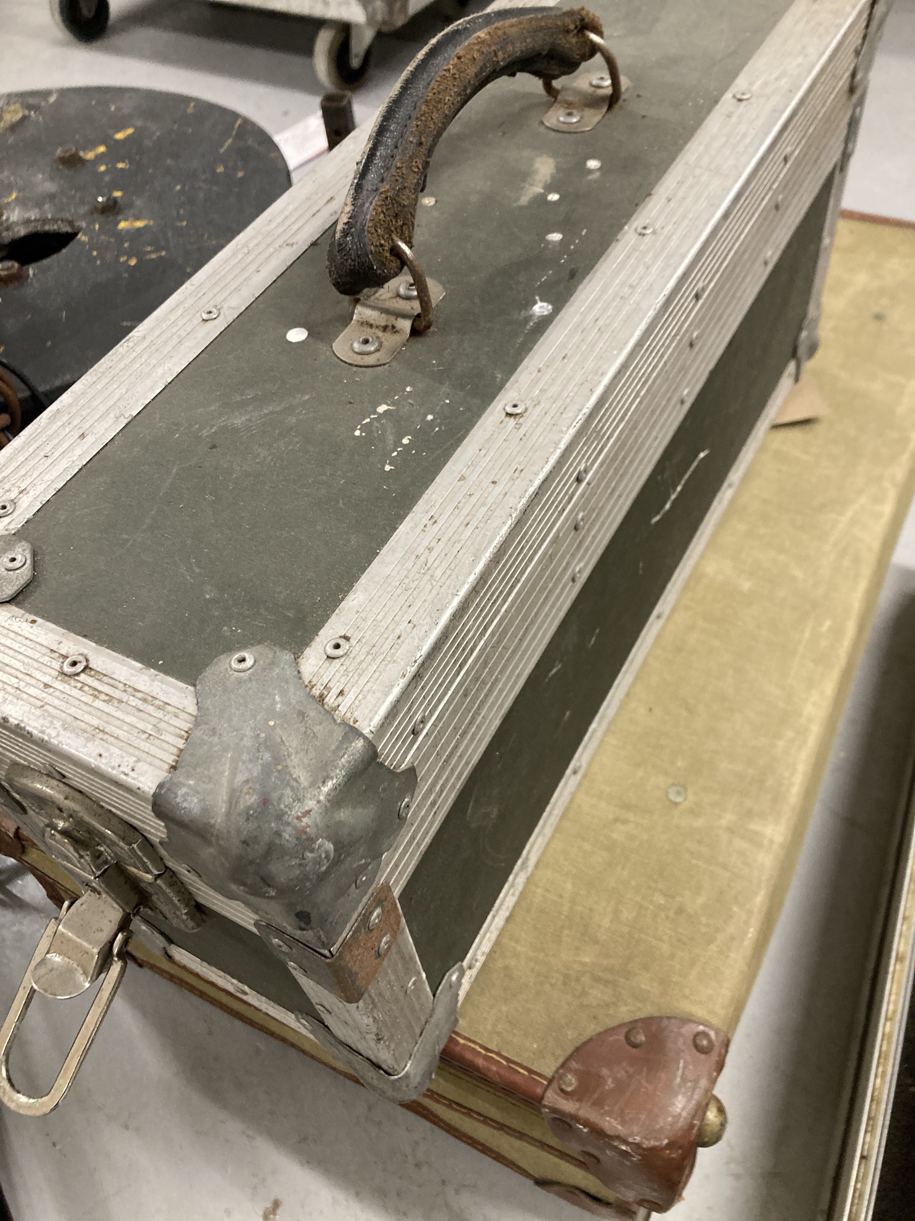 Lot 26 - STUDIOMASTERS 16-4-2 MIXING DESK IN FLIGHT