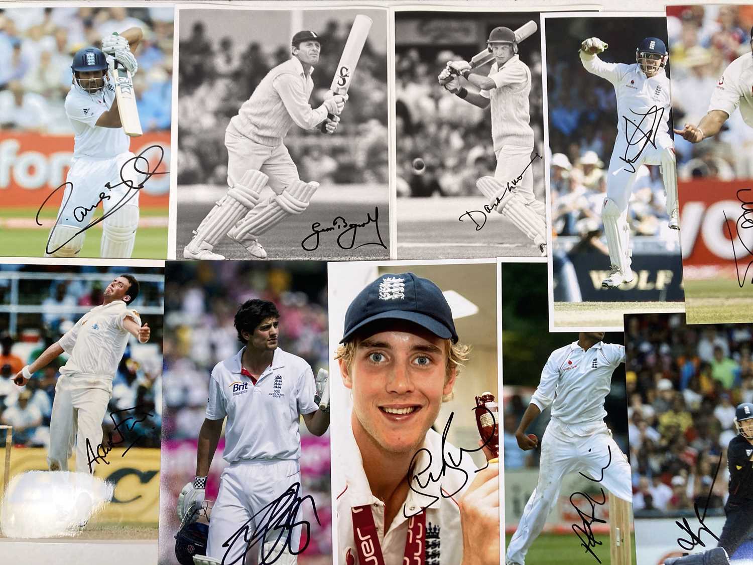 Lot 52 - SPORTING MEMORABILIA - CRICKET STARS - SIGNED