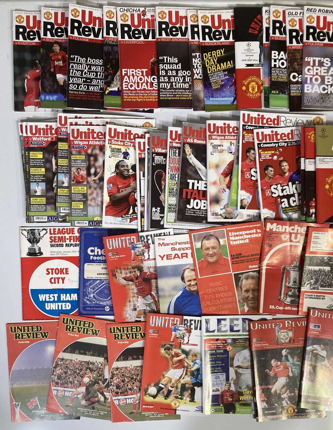 Lot 38 - APPROX 338 MANCHESTER UNITED PROGRAMMES (70s