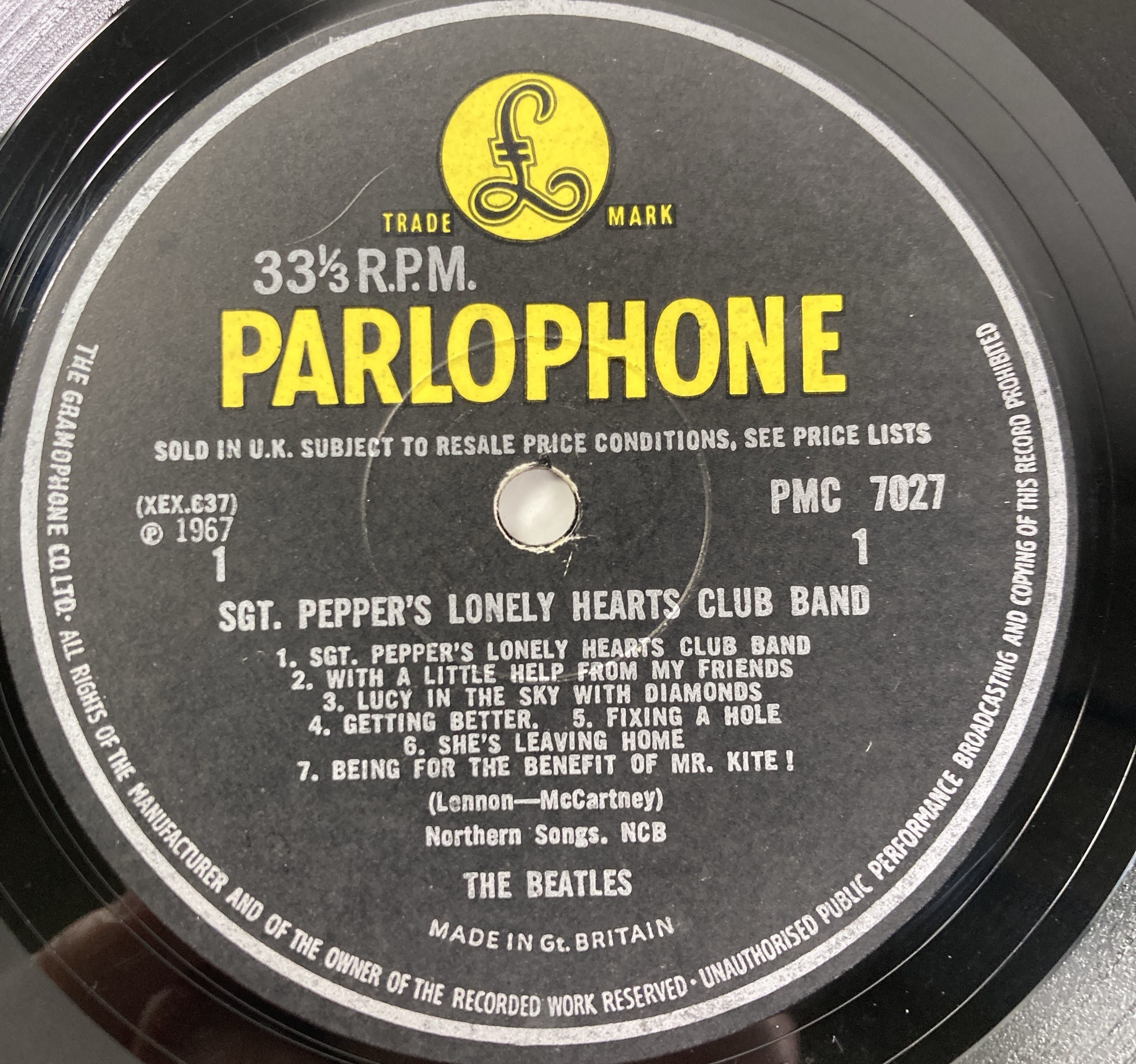 Lot 237 - THE BEATLES - SGT. PEPPER'S LONELY HEARTS