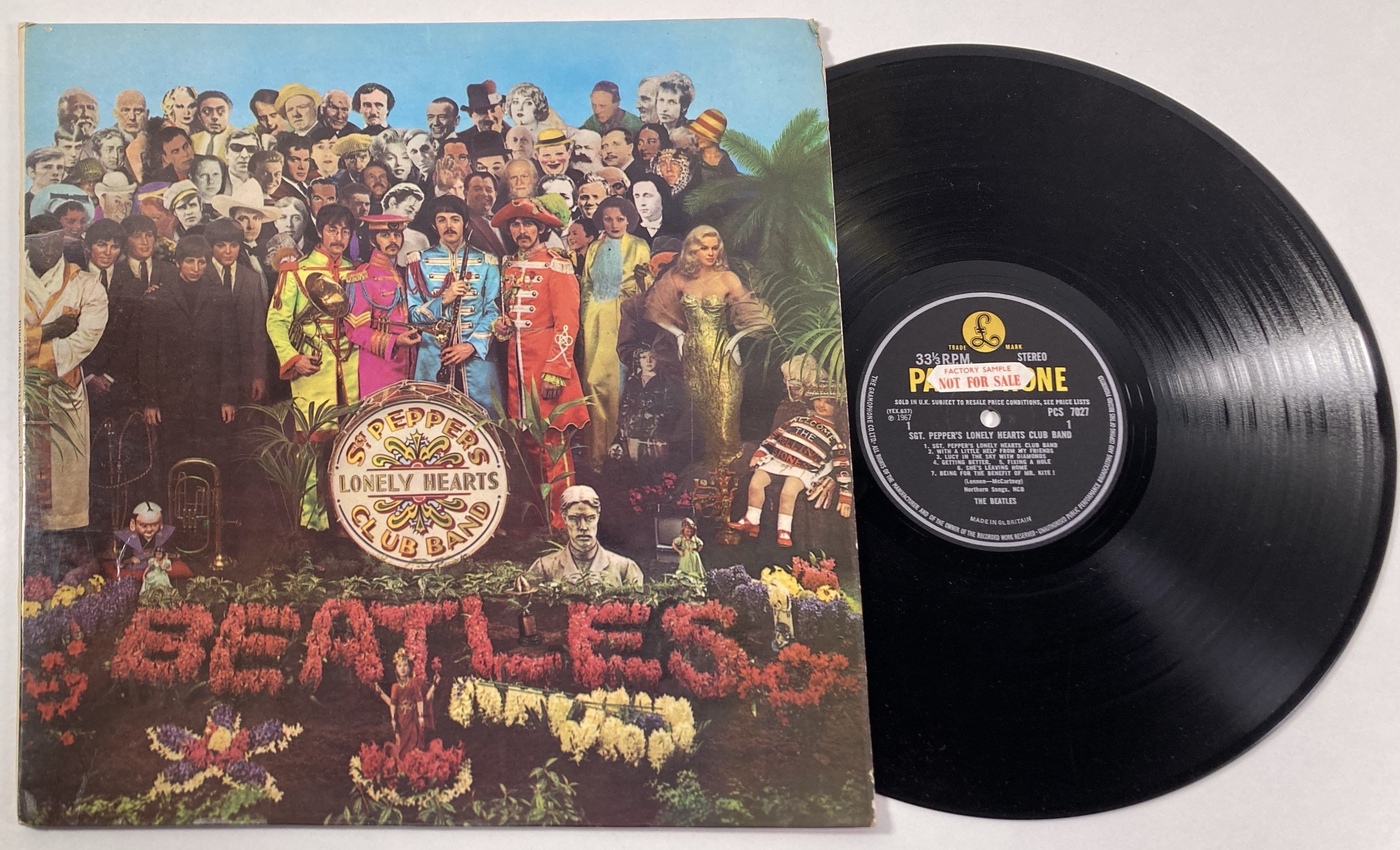 Lot 238 - THE BEATLES - SGT. PEPPER'S LONELY HEARTS