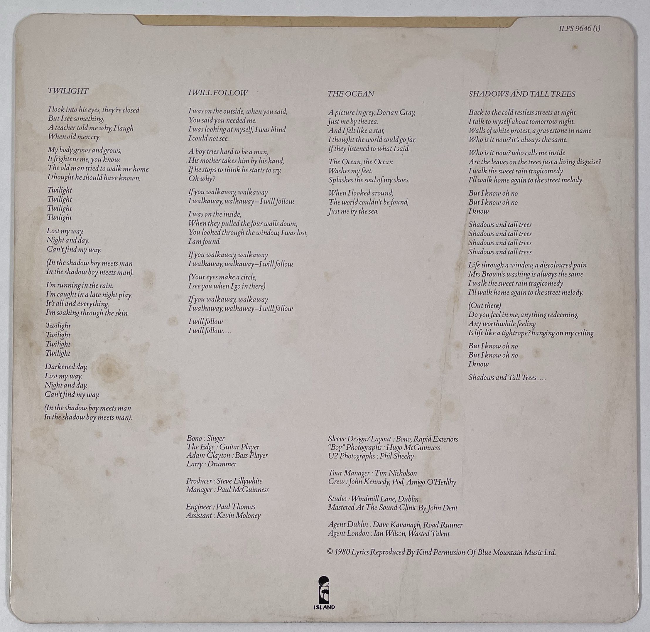 Lot 233 - U2 - SIGNED 'BOY' INNER SLEEVE.