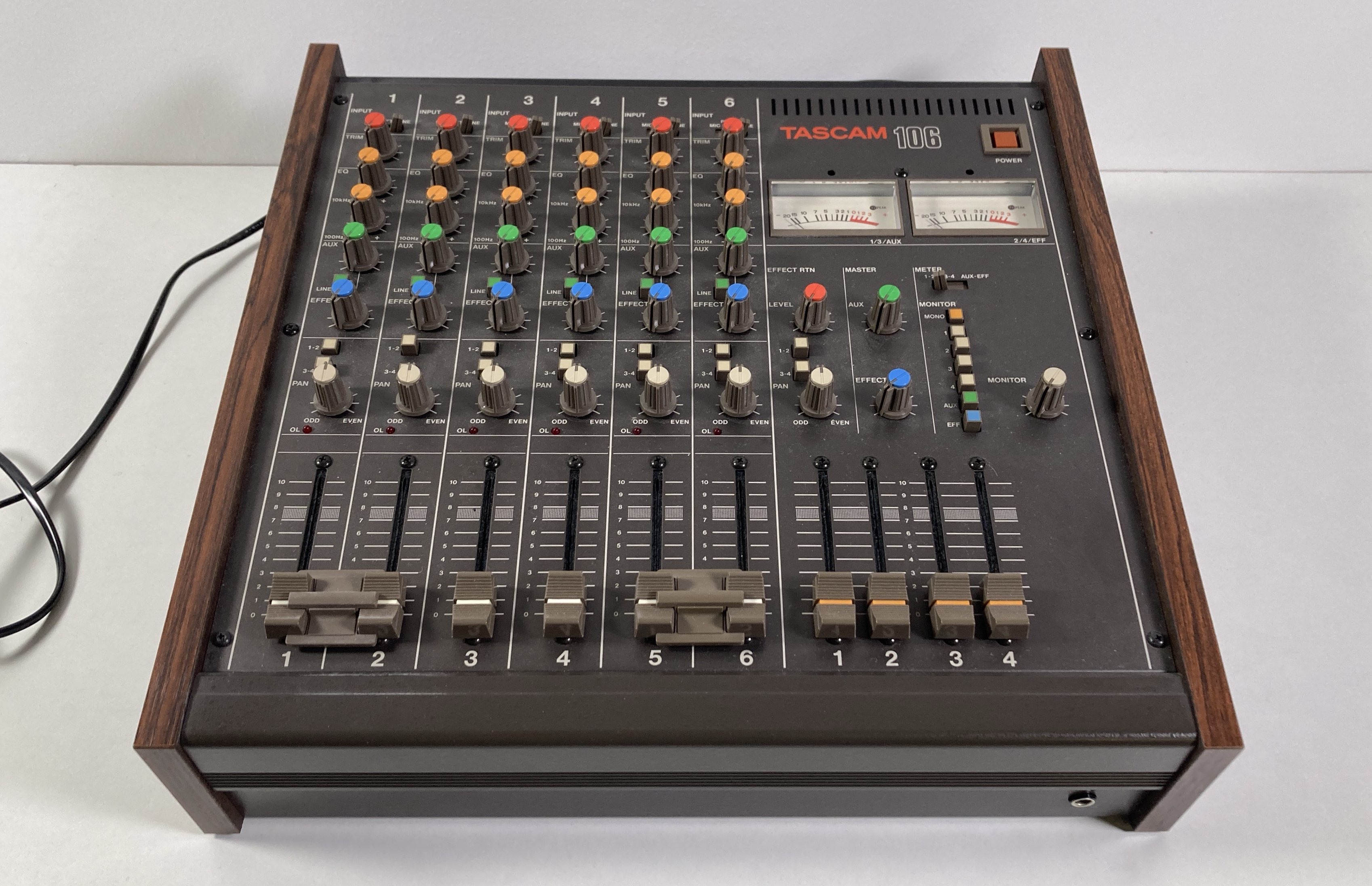 Lot 204 - TASCAM M-106 MIXING CONSOLE.