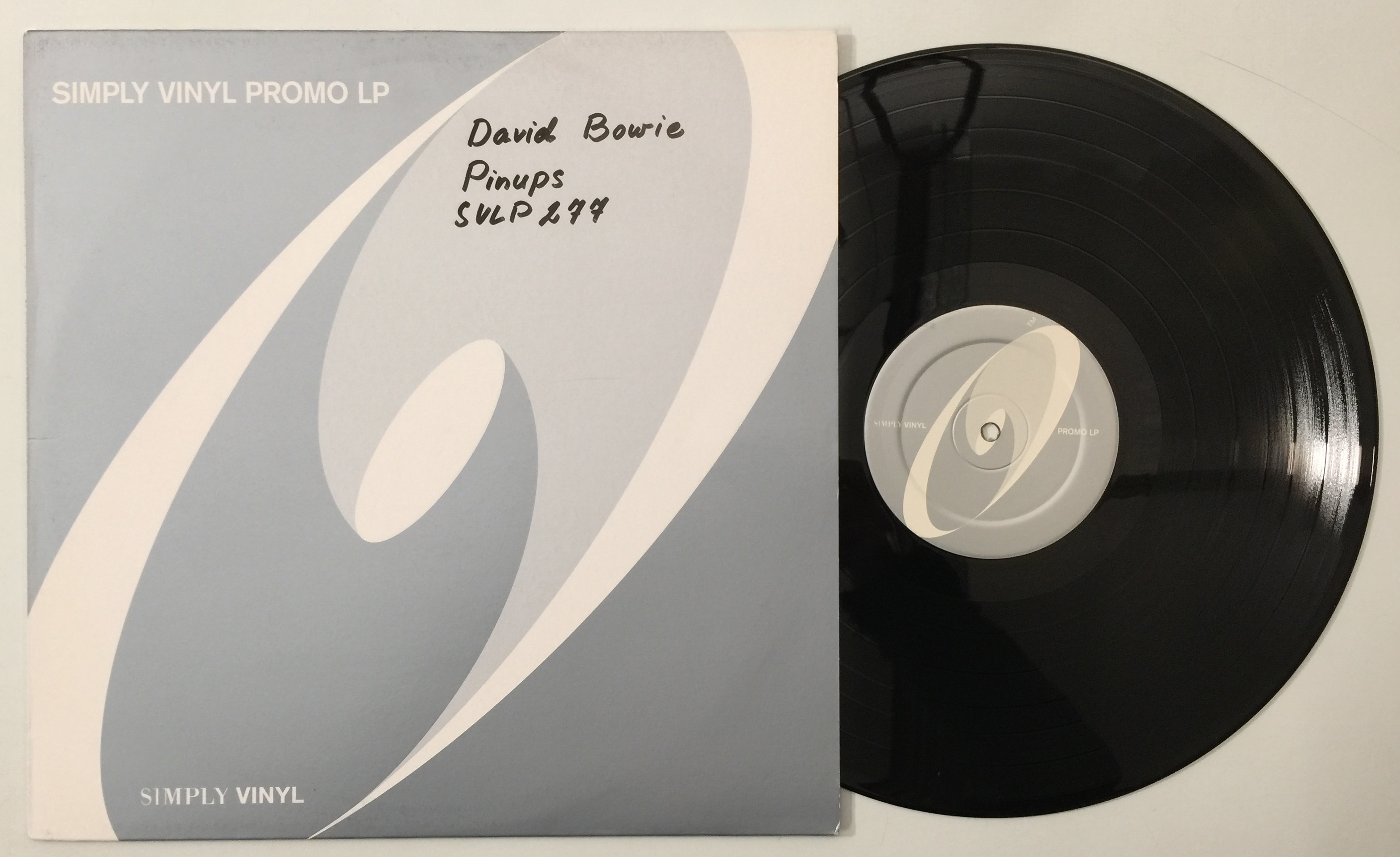 Lot 364 - DAVID BOWIE - PINUPS LP (SIMPLY VINYL 2001