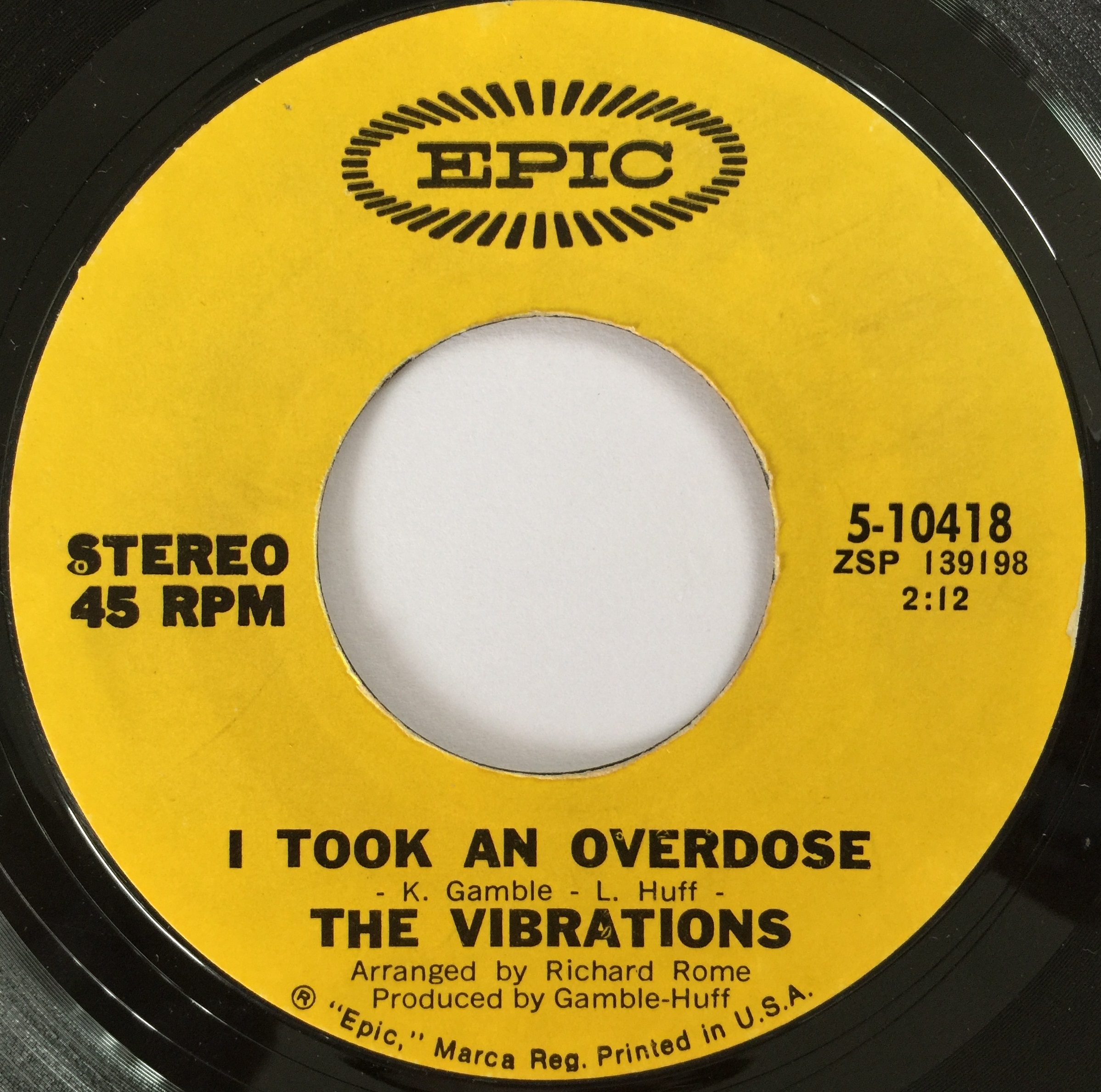 Lot 246 - THE VIBRATIONS - 'CAUSE YOU'RE MINE 7" (RE
