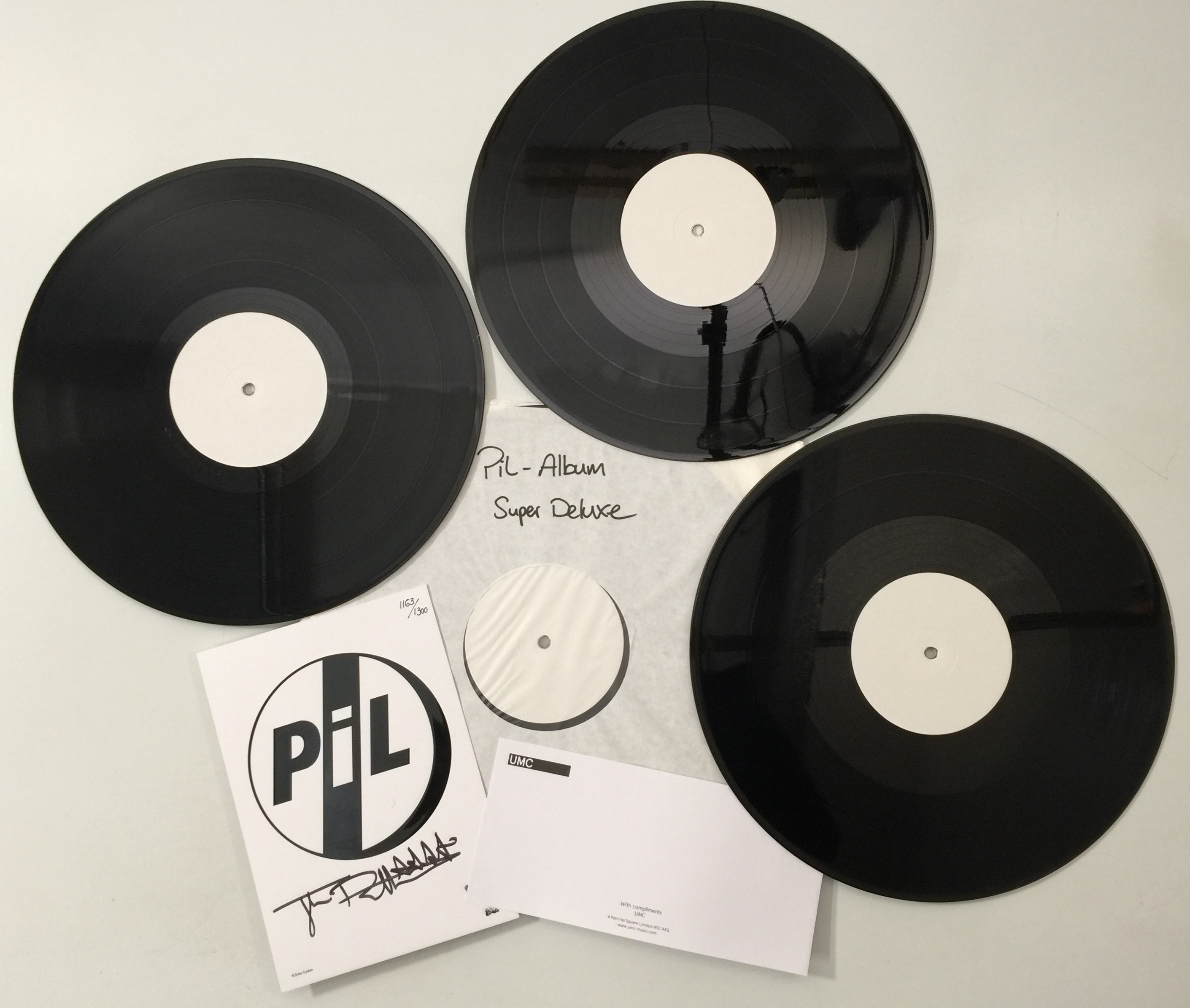 Lot 34 - PiL - ALBUM SUPER DELUXE (2016 WHITE LABEL