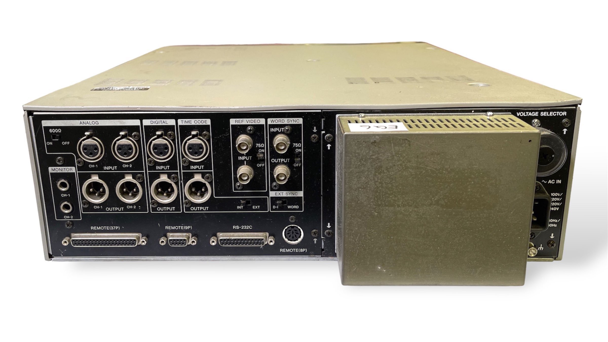 Lot 1 - SONY PCM-7030 DIGITAL AUDIO RECORDER - DAT