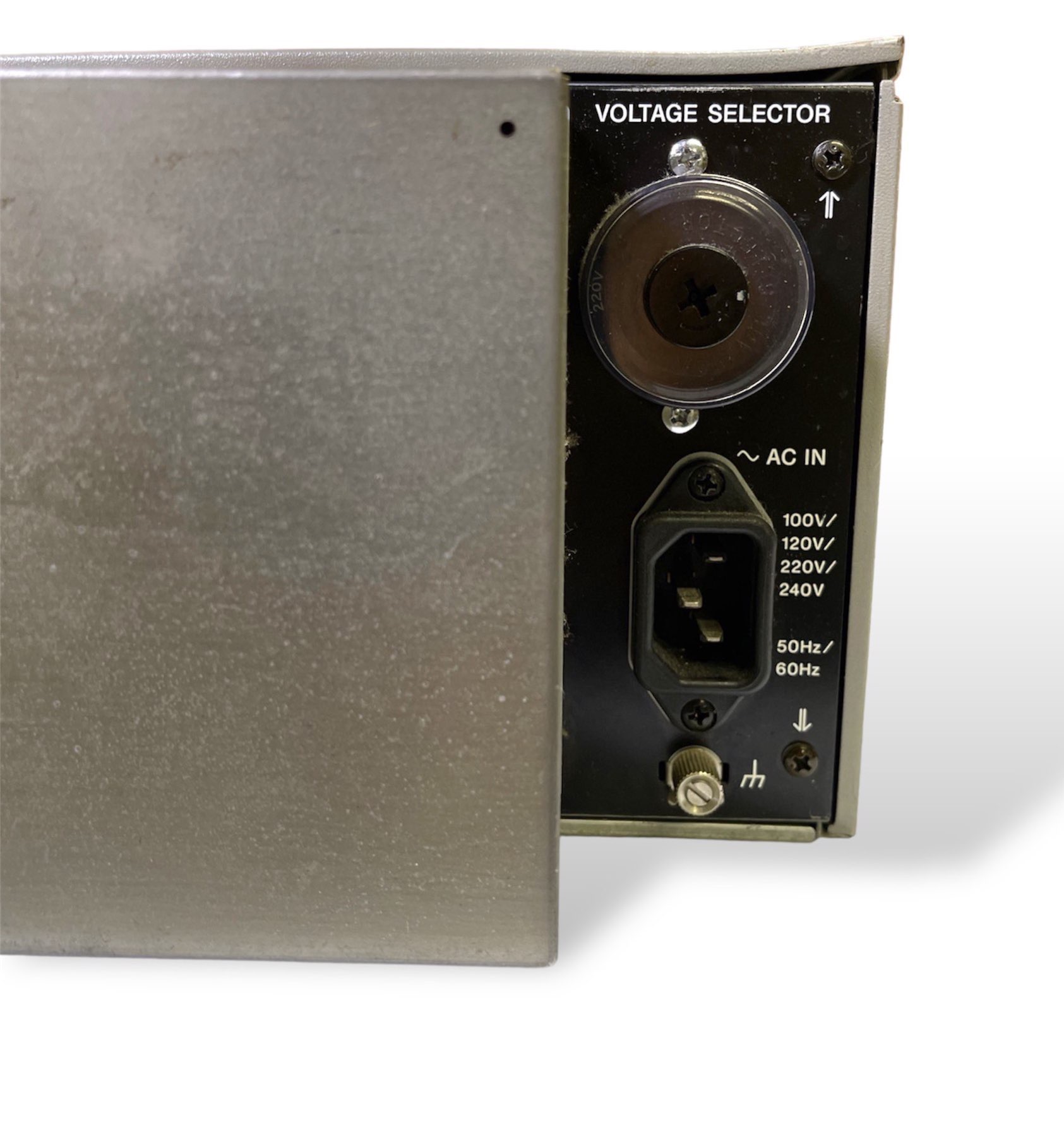 Lot 1 - SONY PCM-7030 DIGITAL AUDIO RECORDER - DAT
