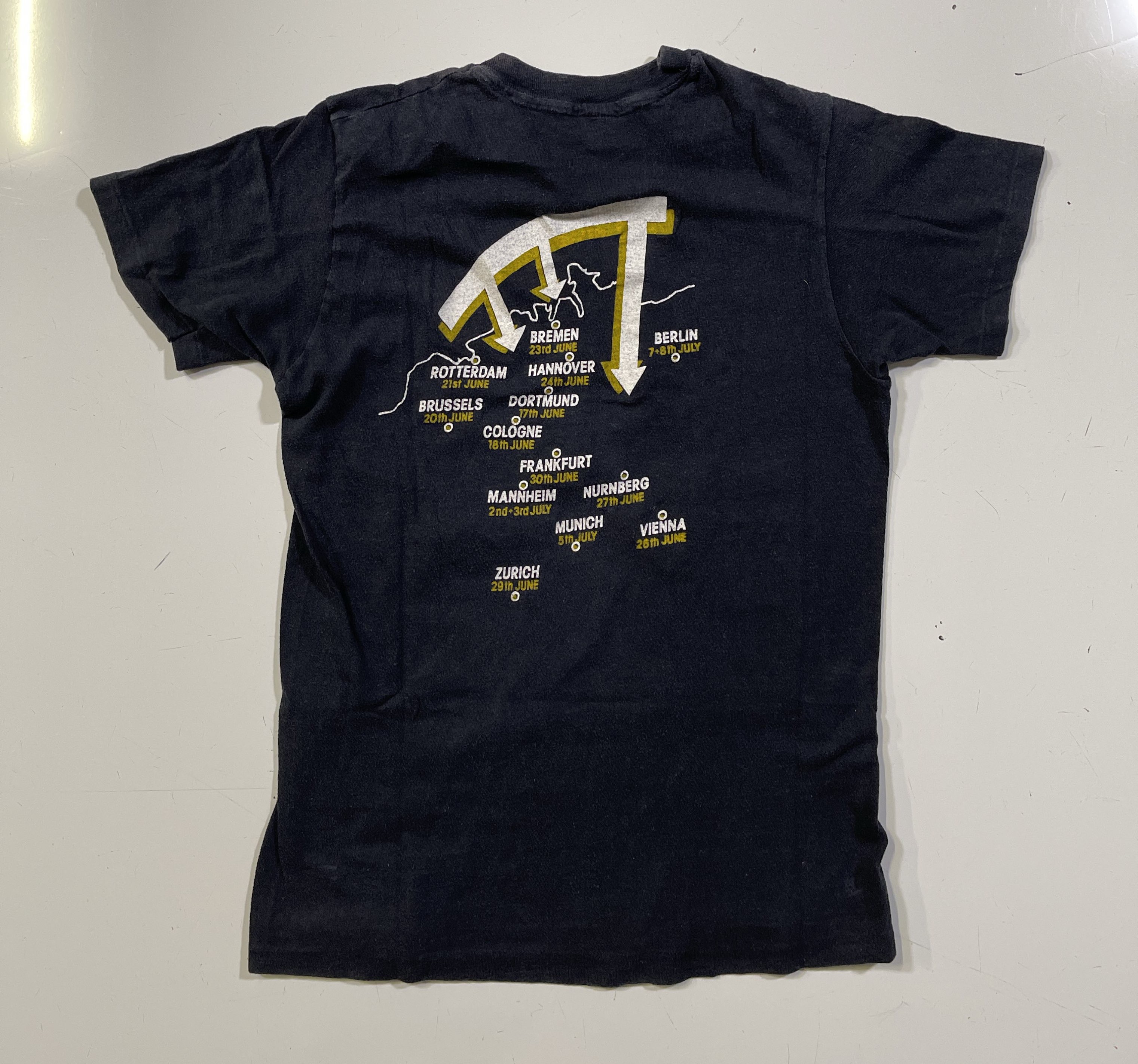 Lot 371 - LED ZEPPELIN 1980 ORIGINAL TOUR T-SHIRT.