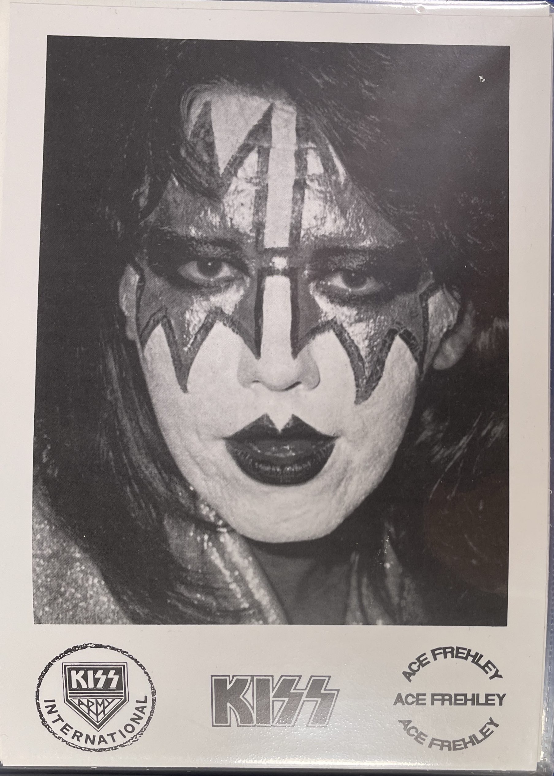 Lot 448 - KISS - PROMO PHOTOS/PRESS RELEASES ETC.
