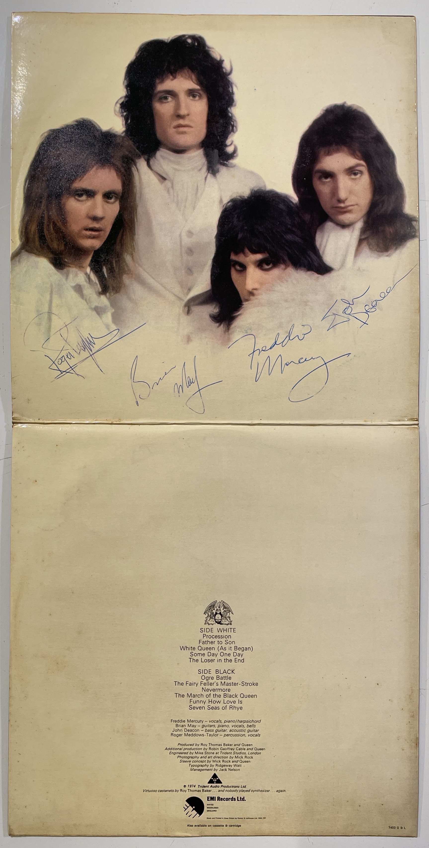 Lot 505 - QUEEN - FULLY SIGNED COPY OF QUEEN II.