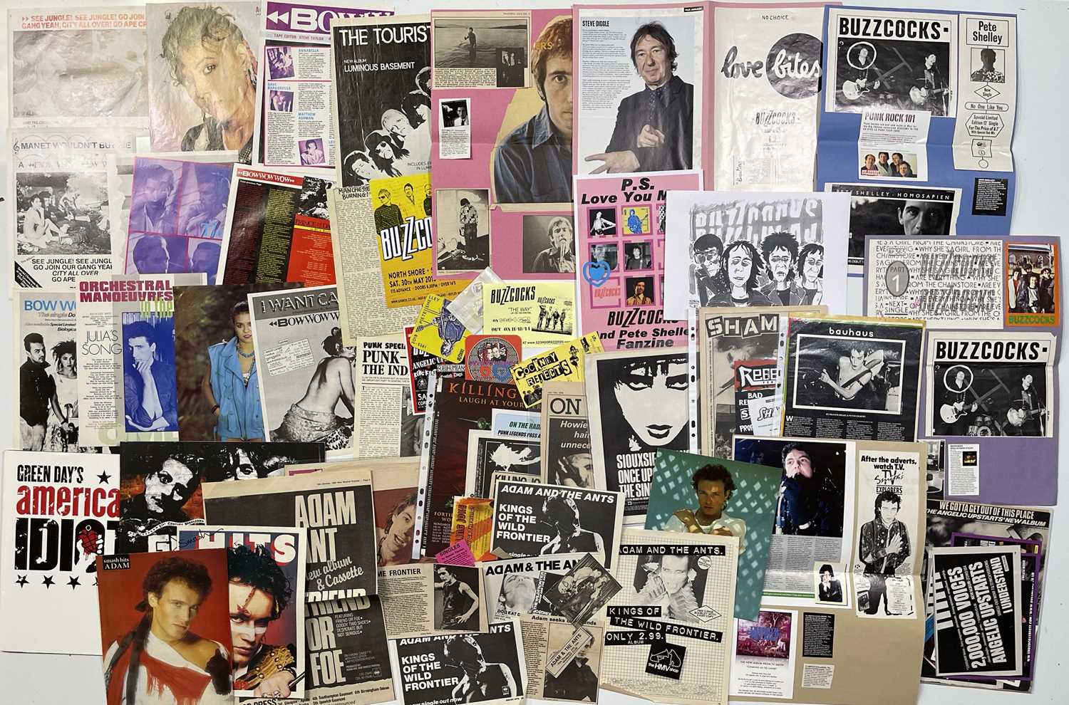 Lot 532 - PUNK MEMORABILIA - CUTTINGS / PROGRAMMES