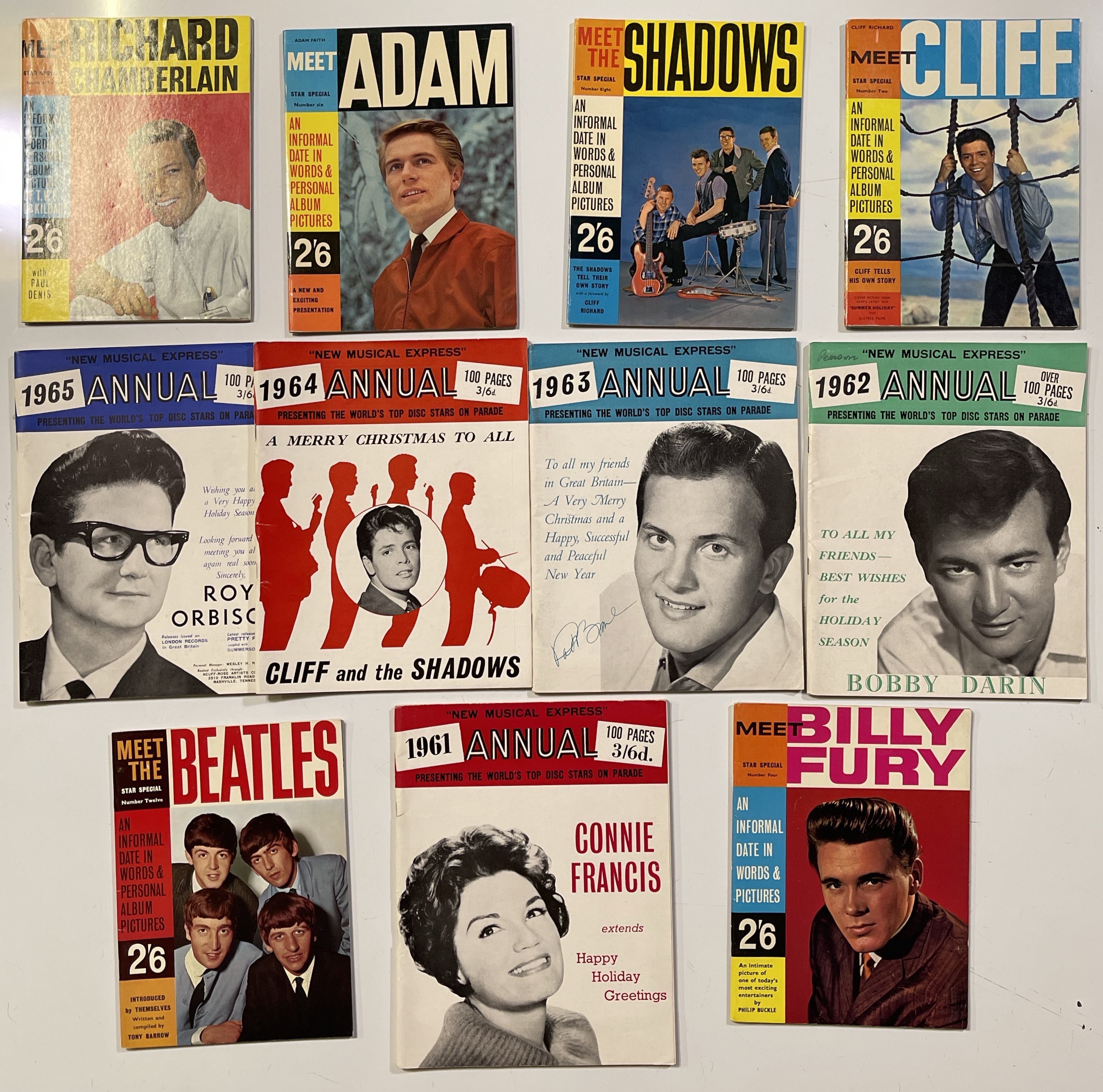 Lot 89 - ORIGINAL 1960S MAGAZINES / ANNUALS IN