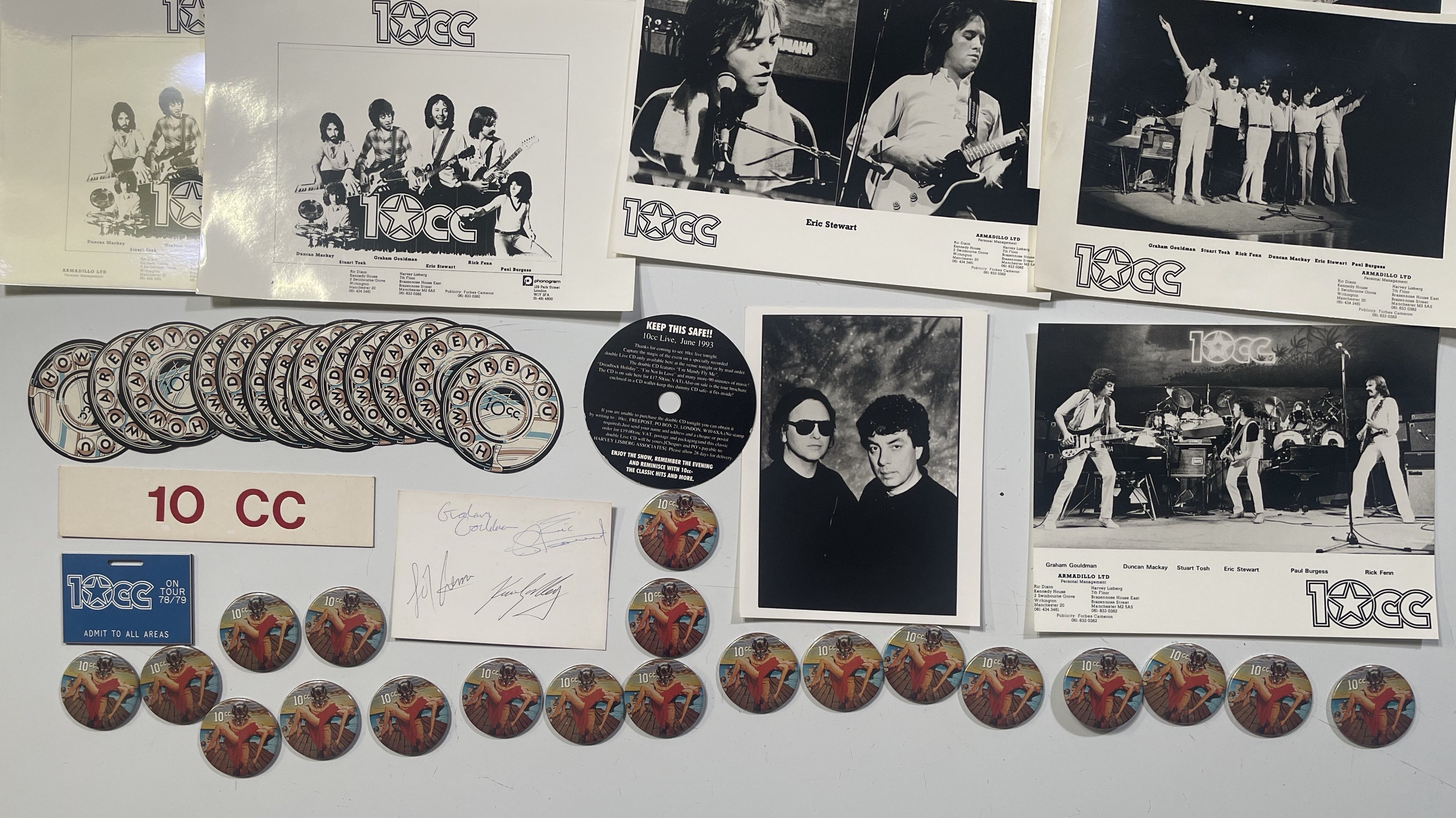 Lot 498 - 10CC MEMORABILIA PACK - BADGES / PHOTOS