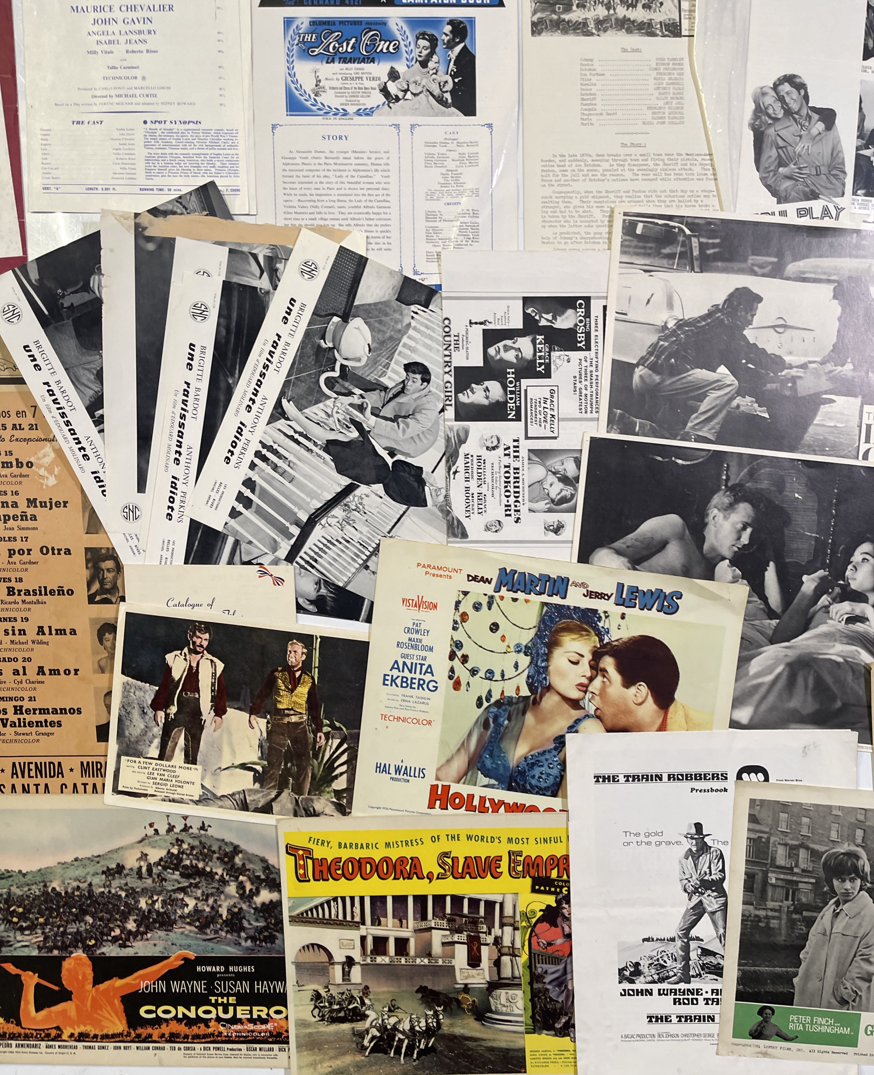 Lot 218 - FILM COLLECTABLES INC LOBBY CARDS