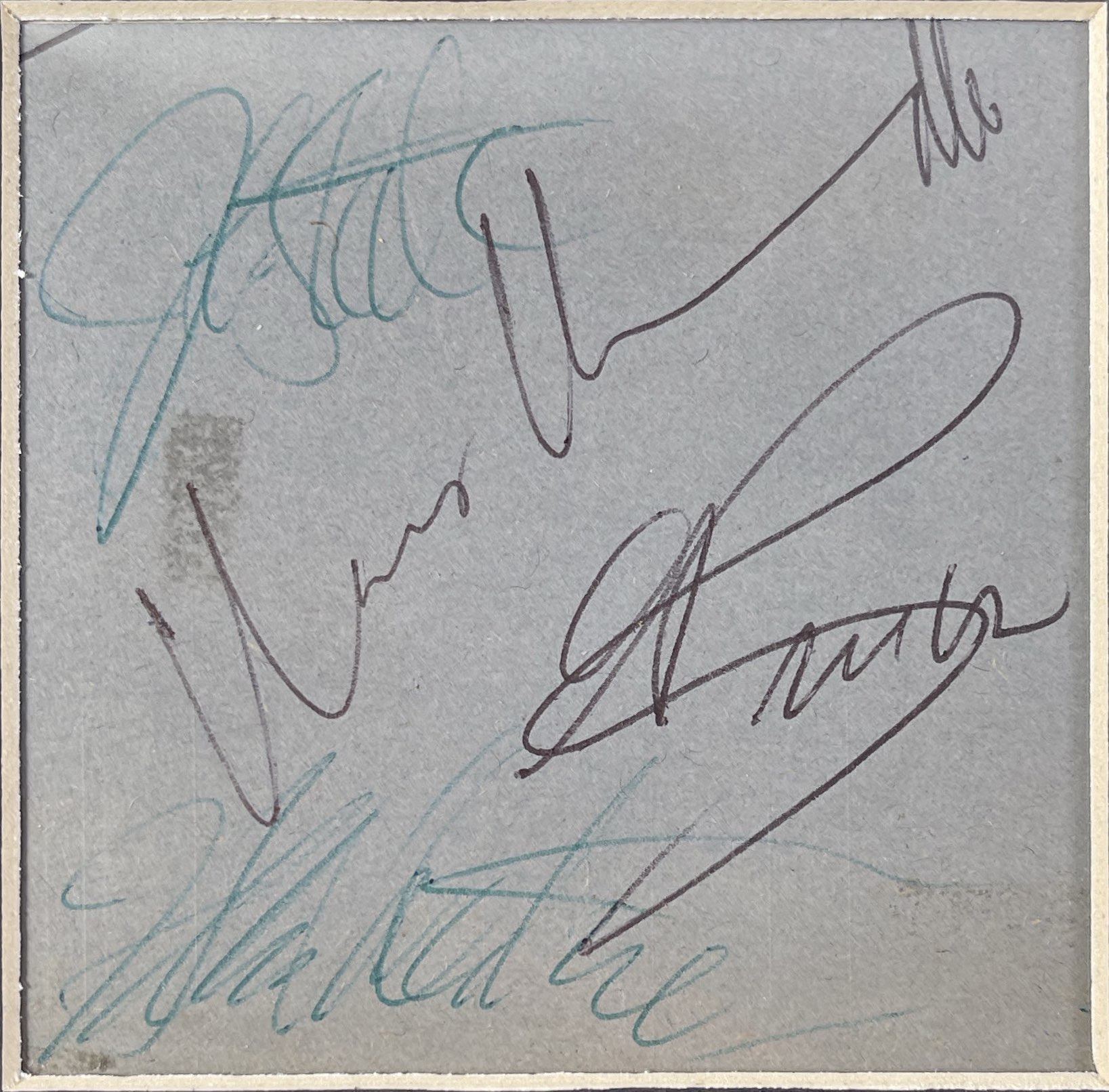 Lot 275 - 1960S STARS AUTOGRAPHS INC THE BYRDS / MOODY