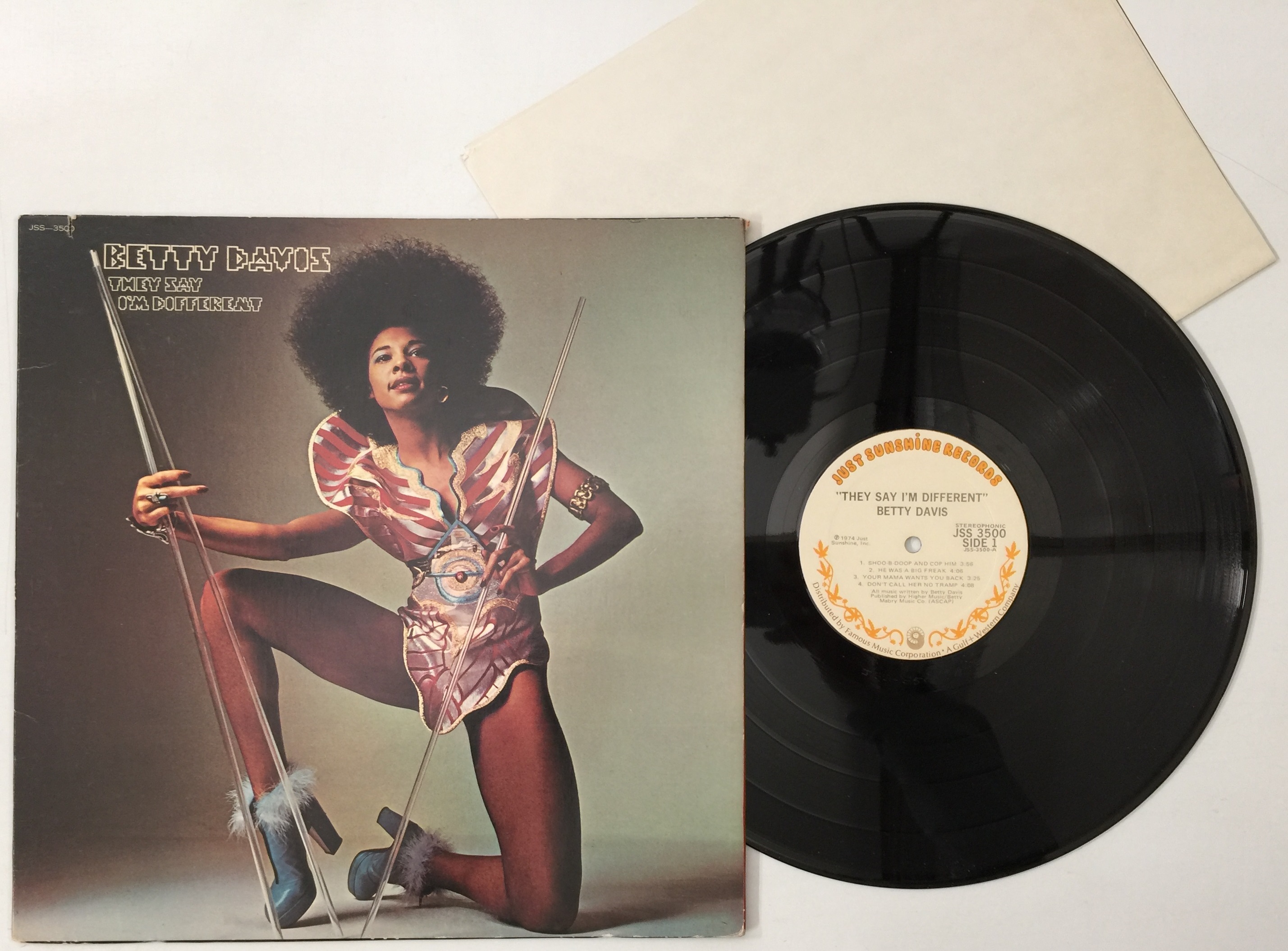 Lot 138 - BETTY DAVIS - THEY SAM I'M DIFFERENT LP (US