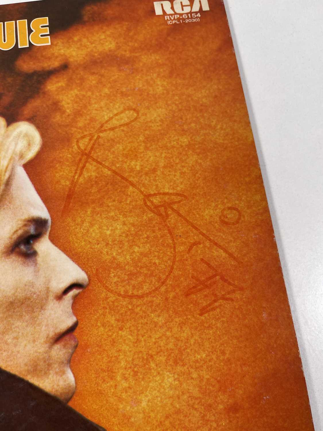 Lot 459 - DAVID BOWIE - SIGNED WHITE LABEL LOW