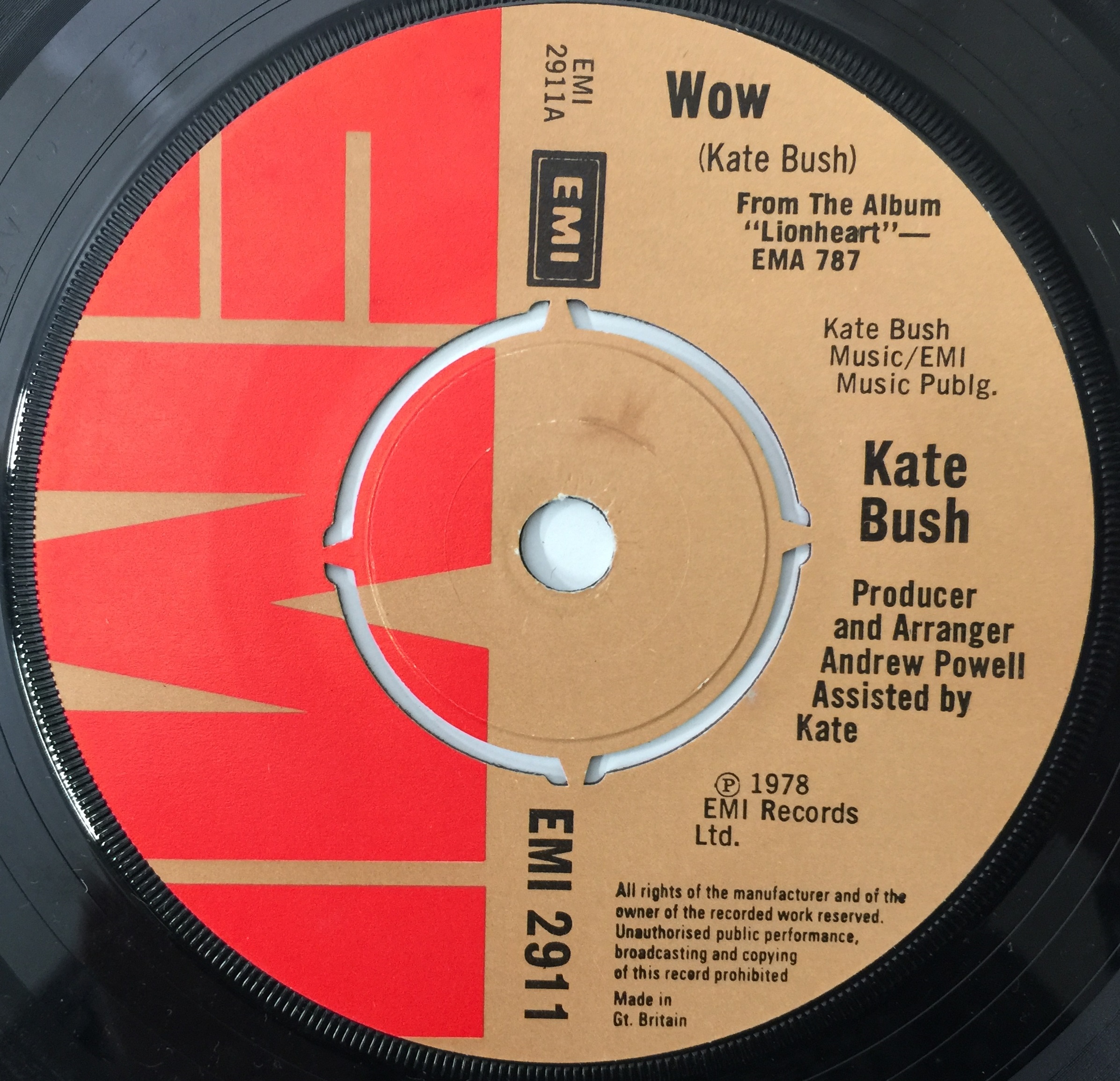 Lot 267 - KATE BUSH - WOW 7" EMI 2911 (MISPRESS