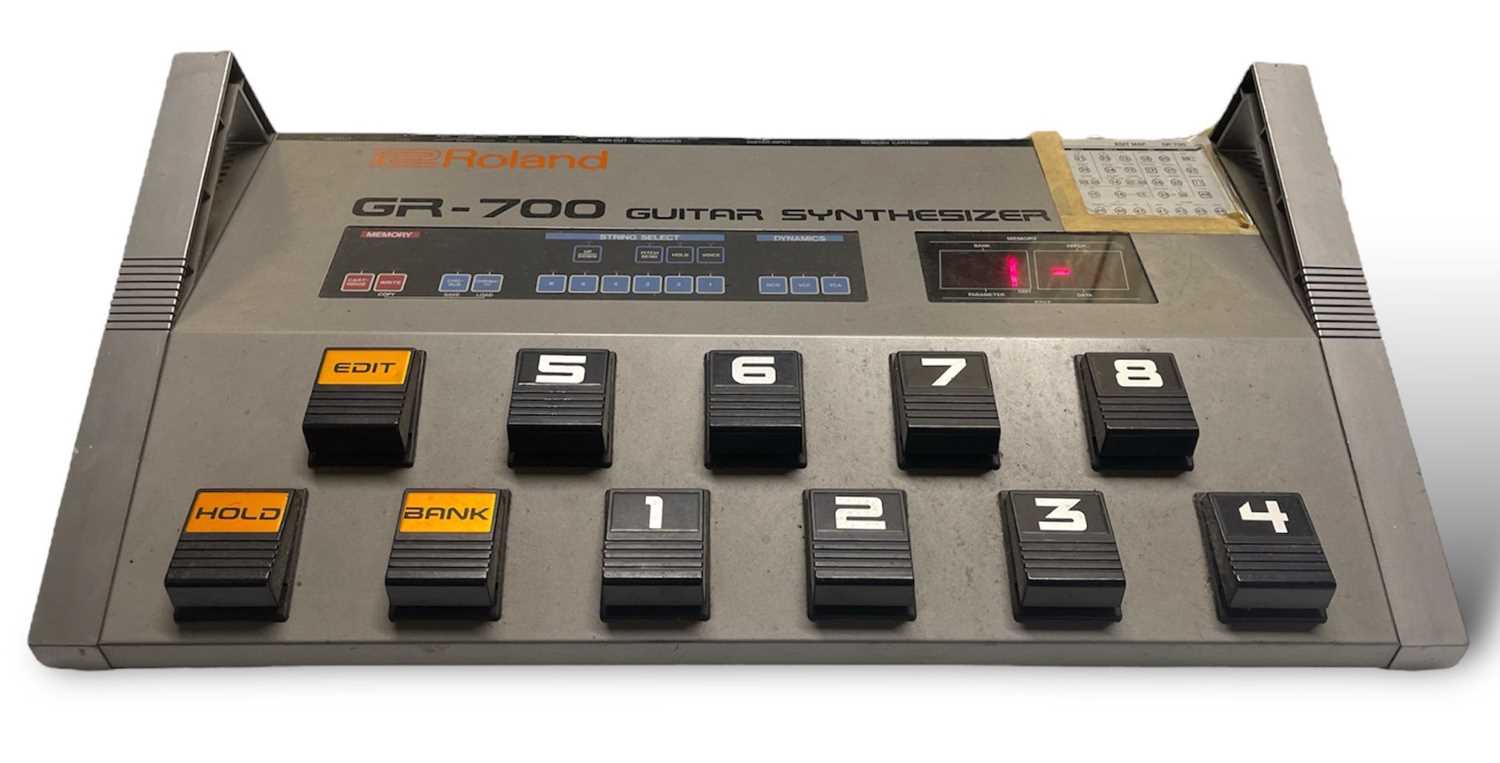 Lot 33 - 1984 ROLAND G-707 GUITAR SYNTHESIZER