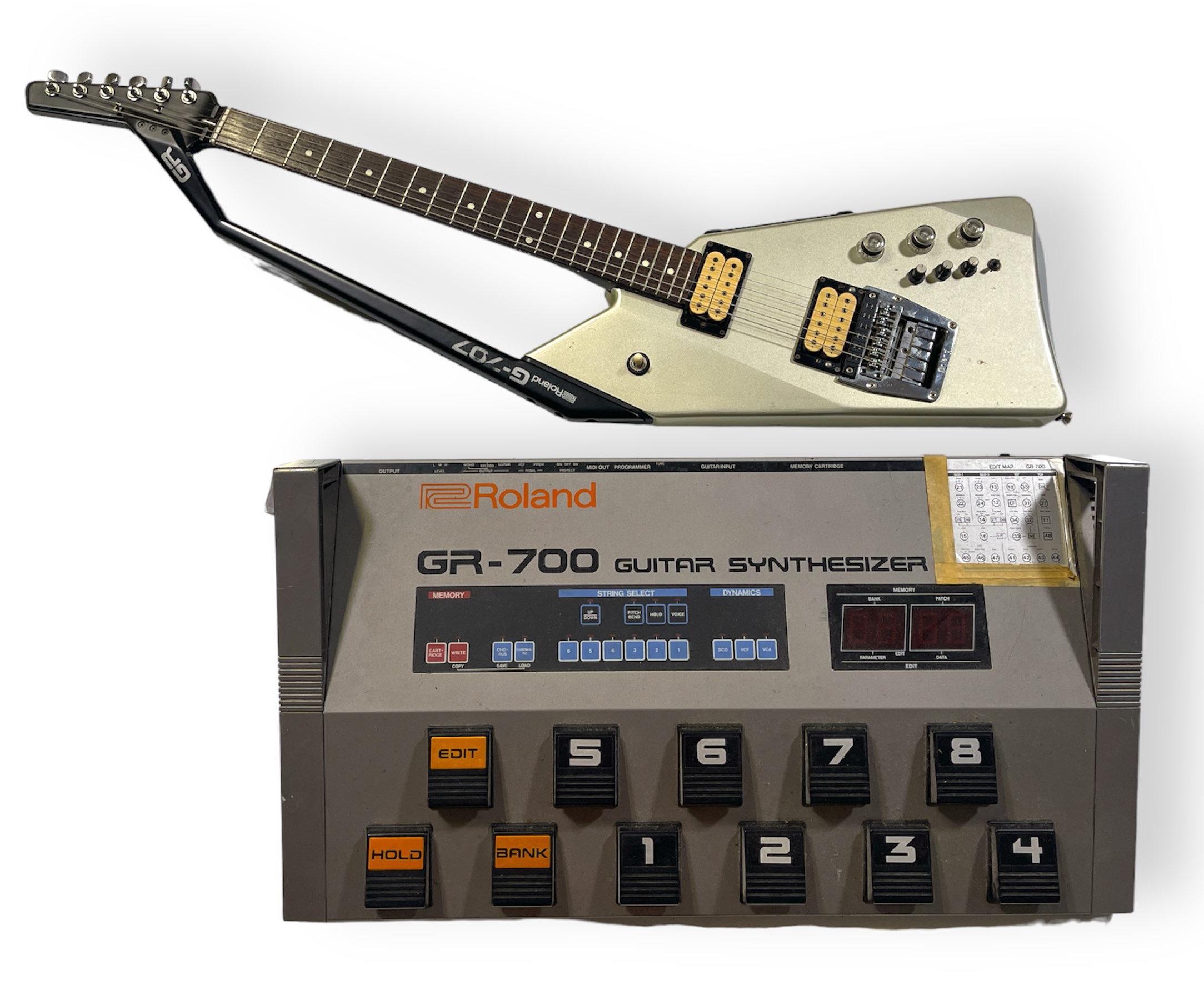 Lot 33 - 1984 ROLAND G-707 GUITAR SYNTHESIZER