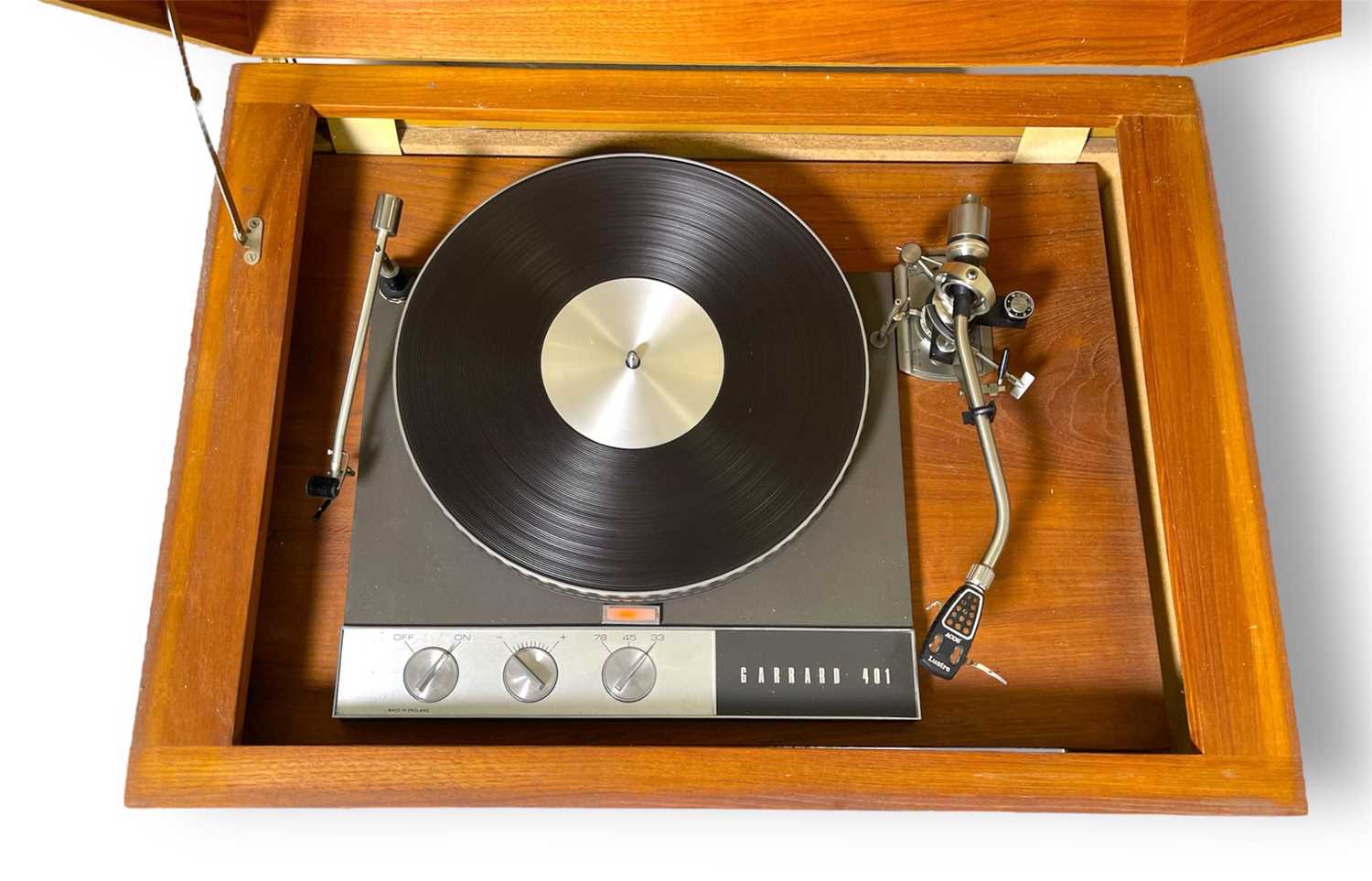 Lot 20 - GARRARD 401 TURNTABLE - PLINTH INCLUDED.