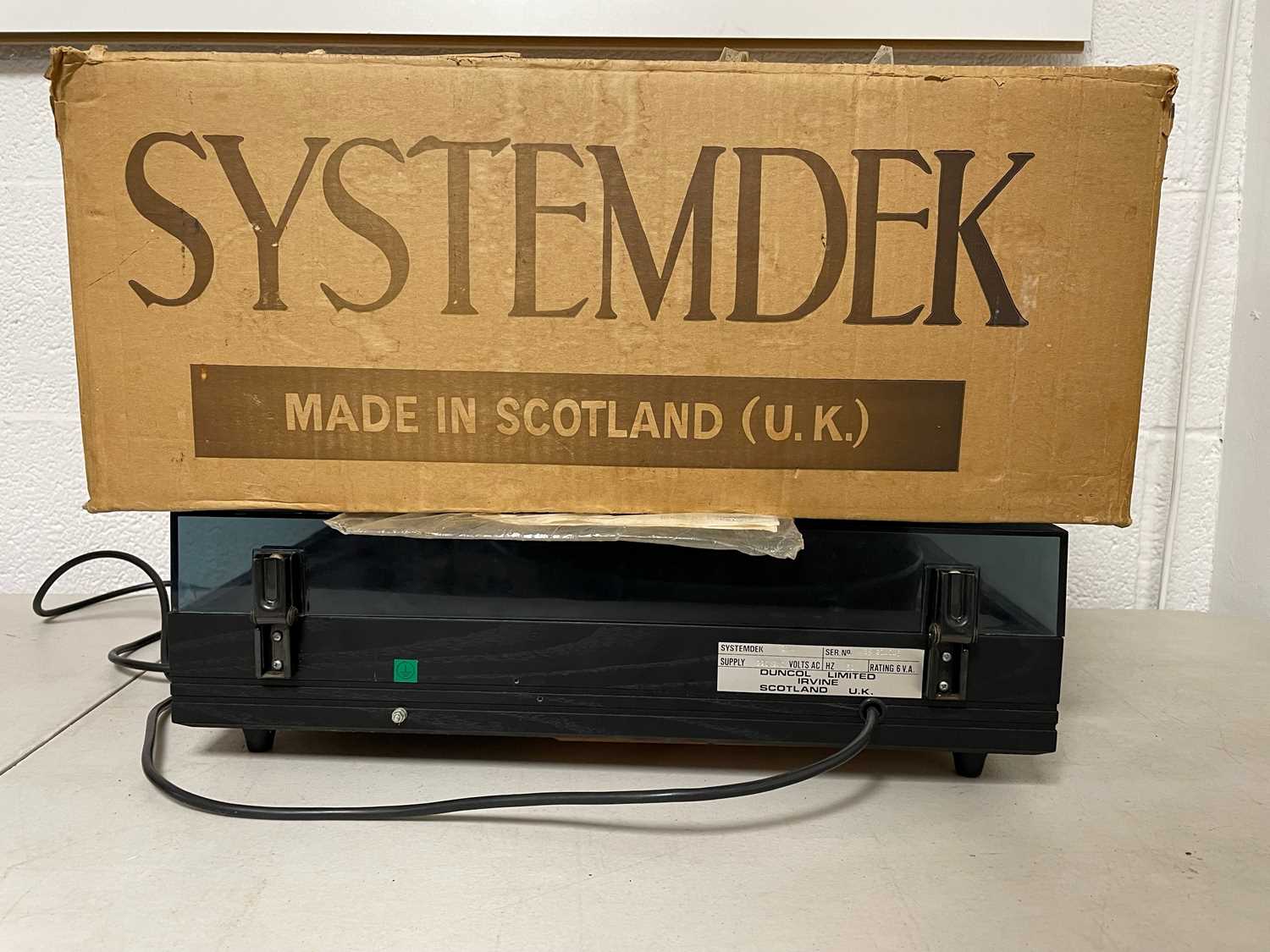Lot 25 - SYSTEMDEK IIX RECORD PLAYER.