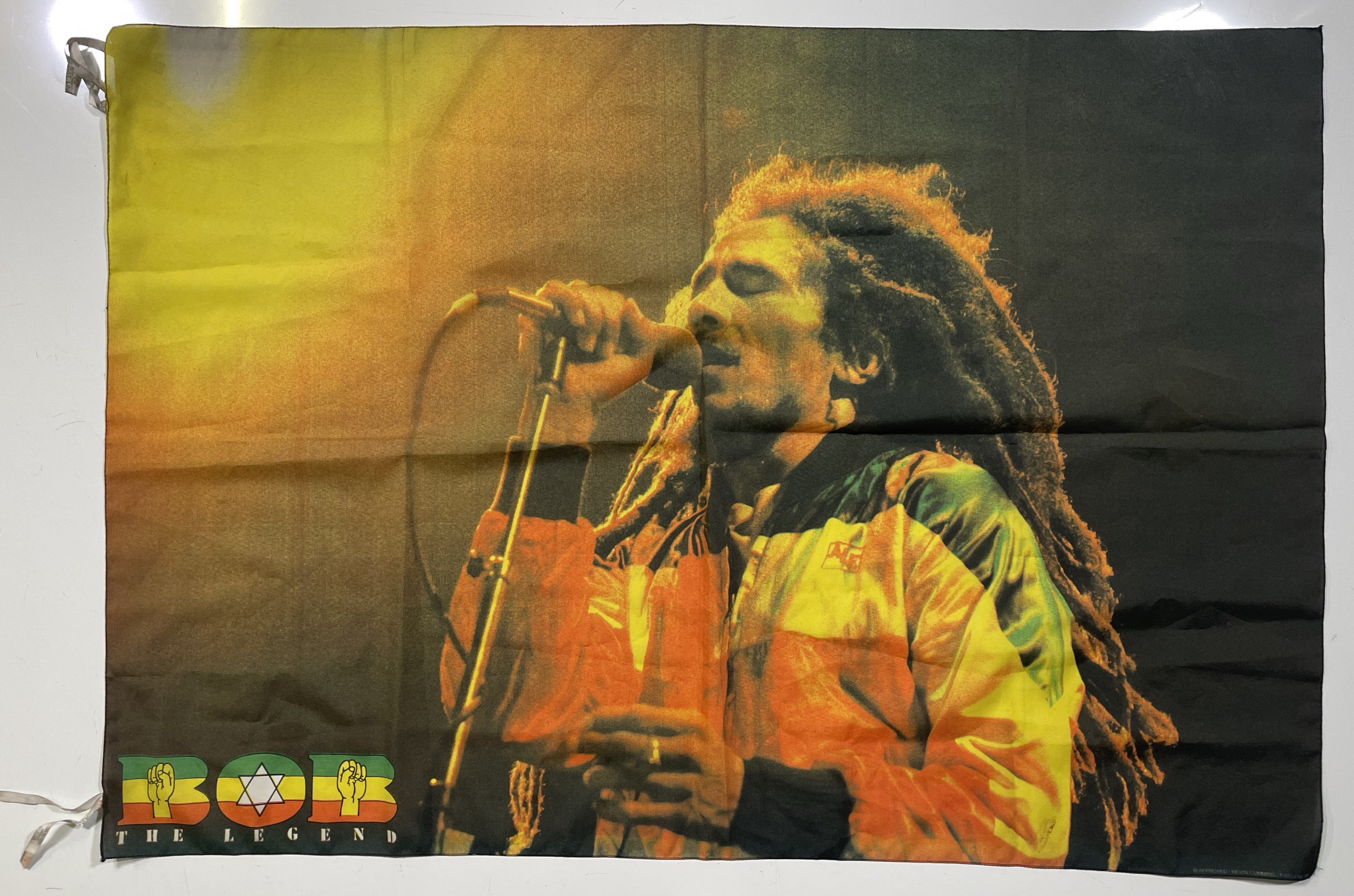 Lot 57 - CONCERT SILK FLAGS ( PINK FLOYD, ROLLING