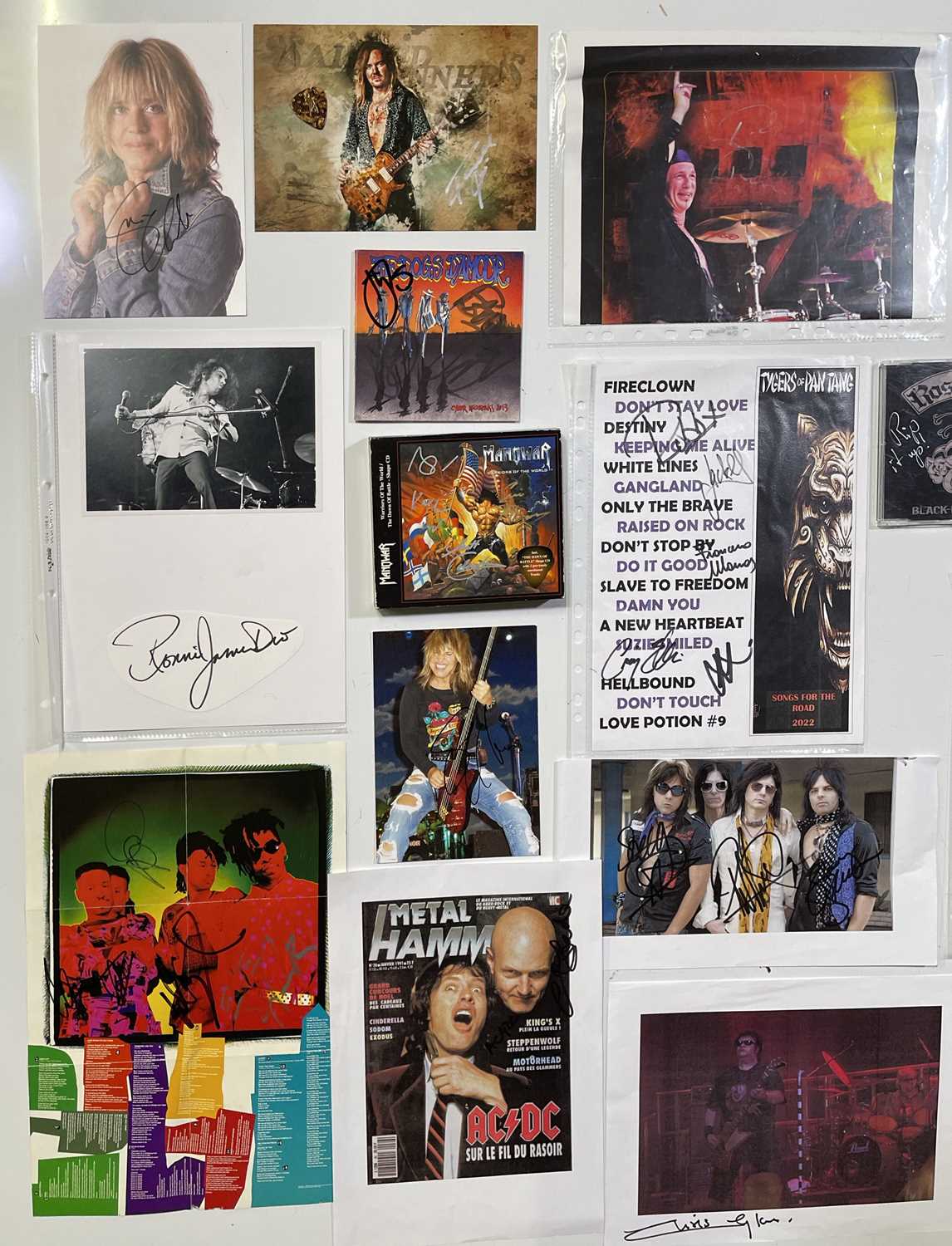 Lot 305 - ROCK / HARD ROCK / METAL AUTOGRAPHS INC