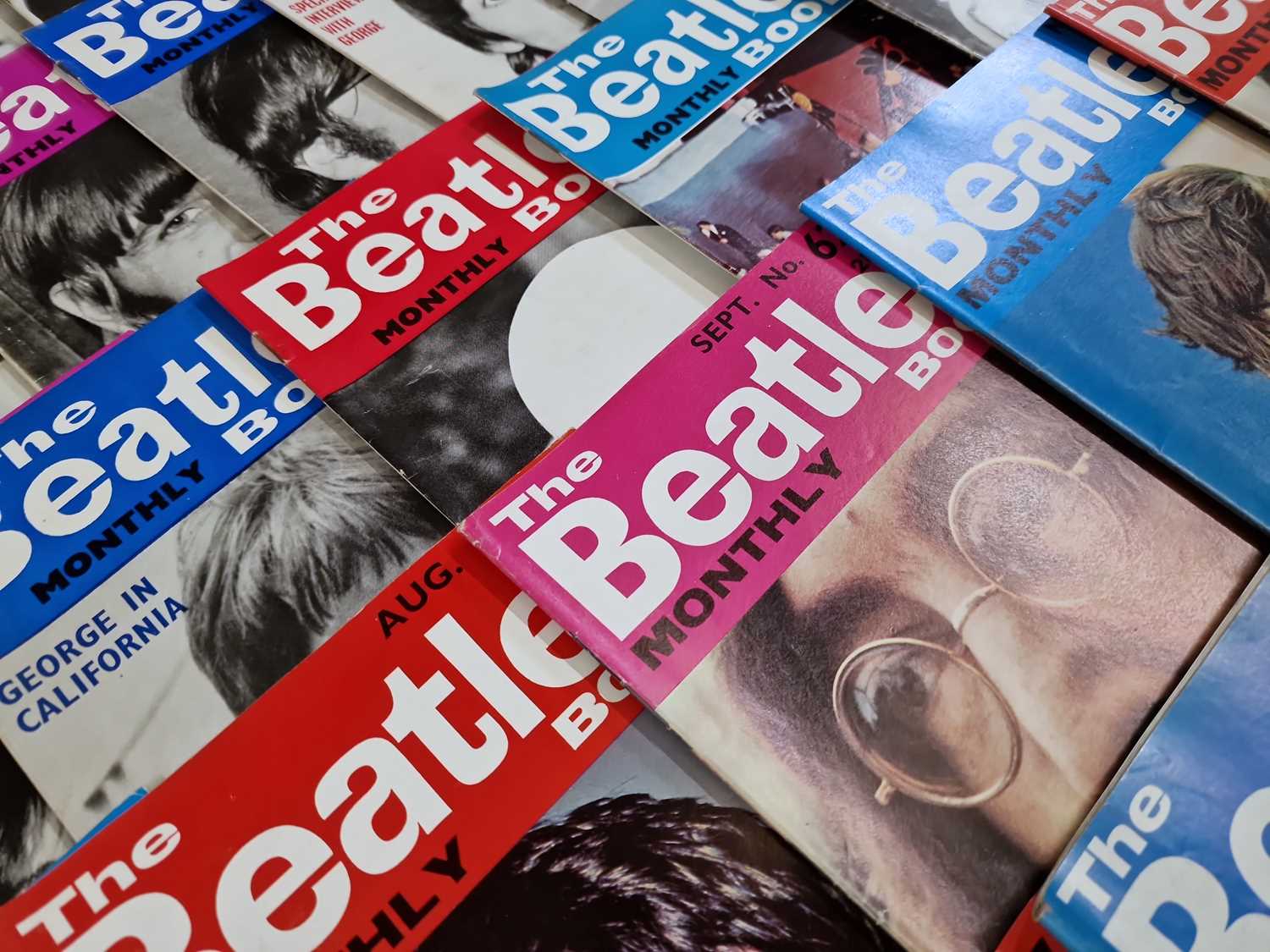 Lot 126 - THE BEATLES - COLLECTION OF MAGAZINES INC