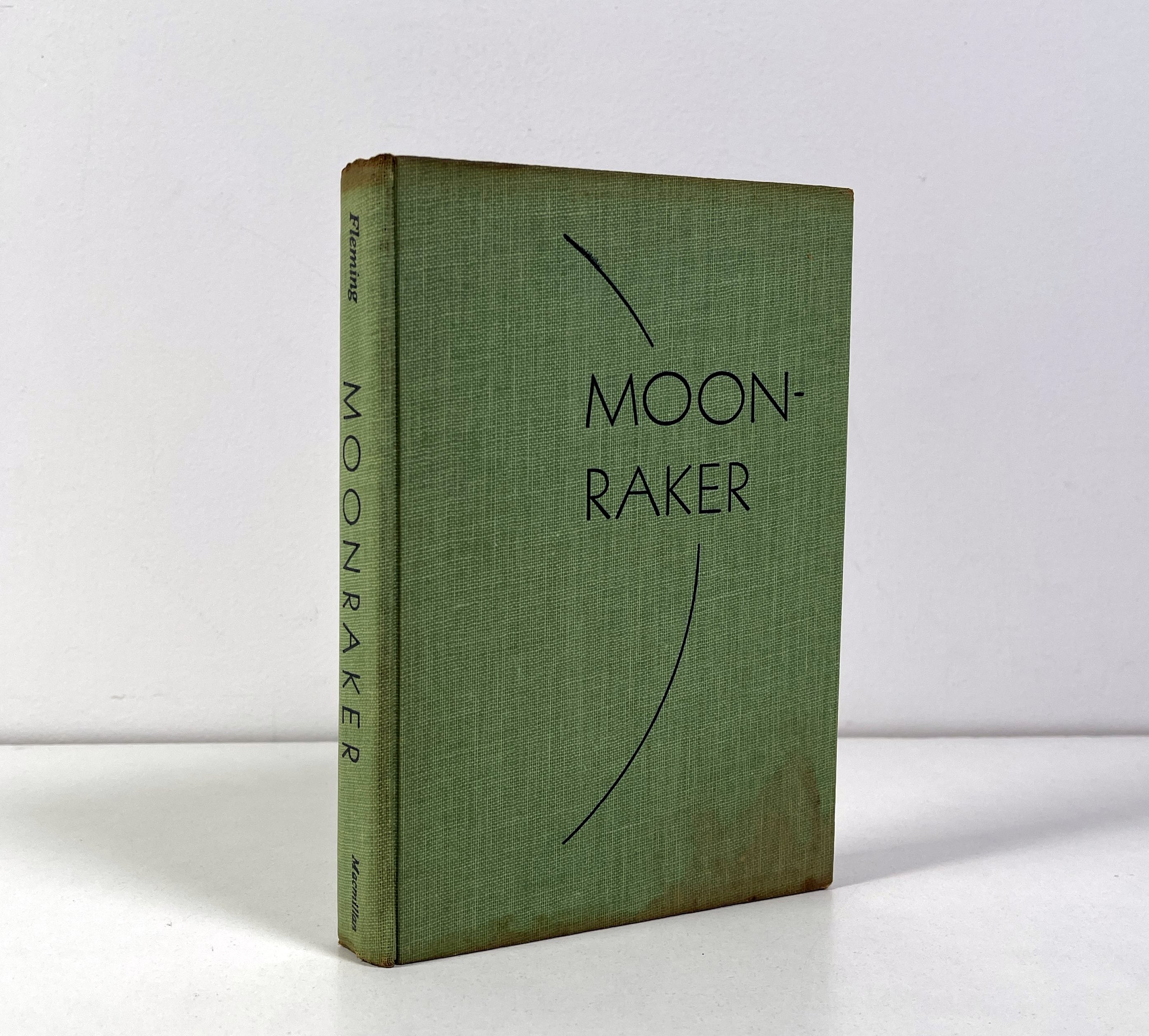 Lot 236 - IAN FLEMING - JAMES BOND - MOONRAKER (1955)