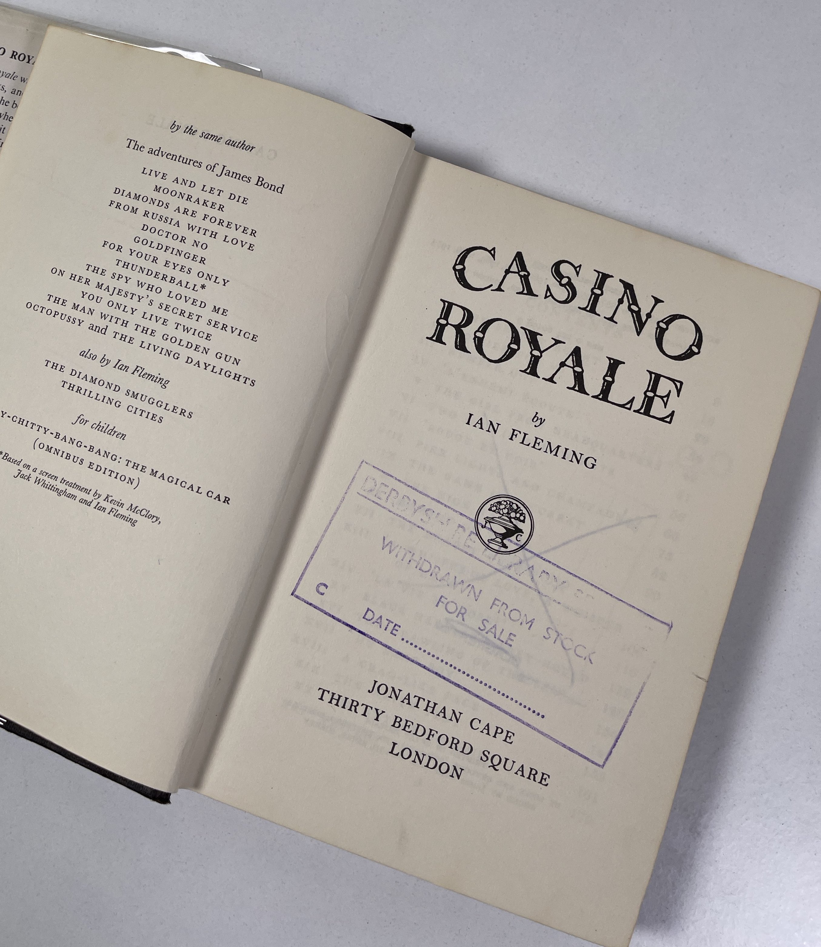 Lot 145 - IAN FLEMING - JAMES BOND - CASINO ROYALE