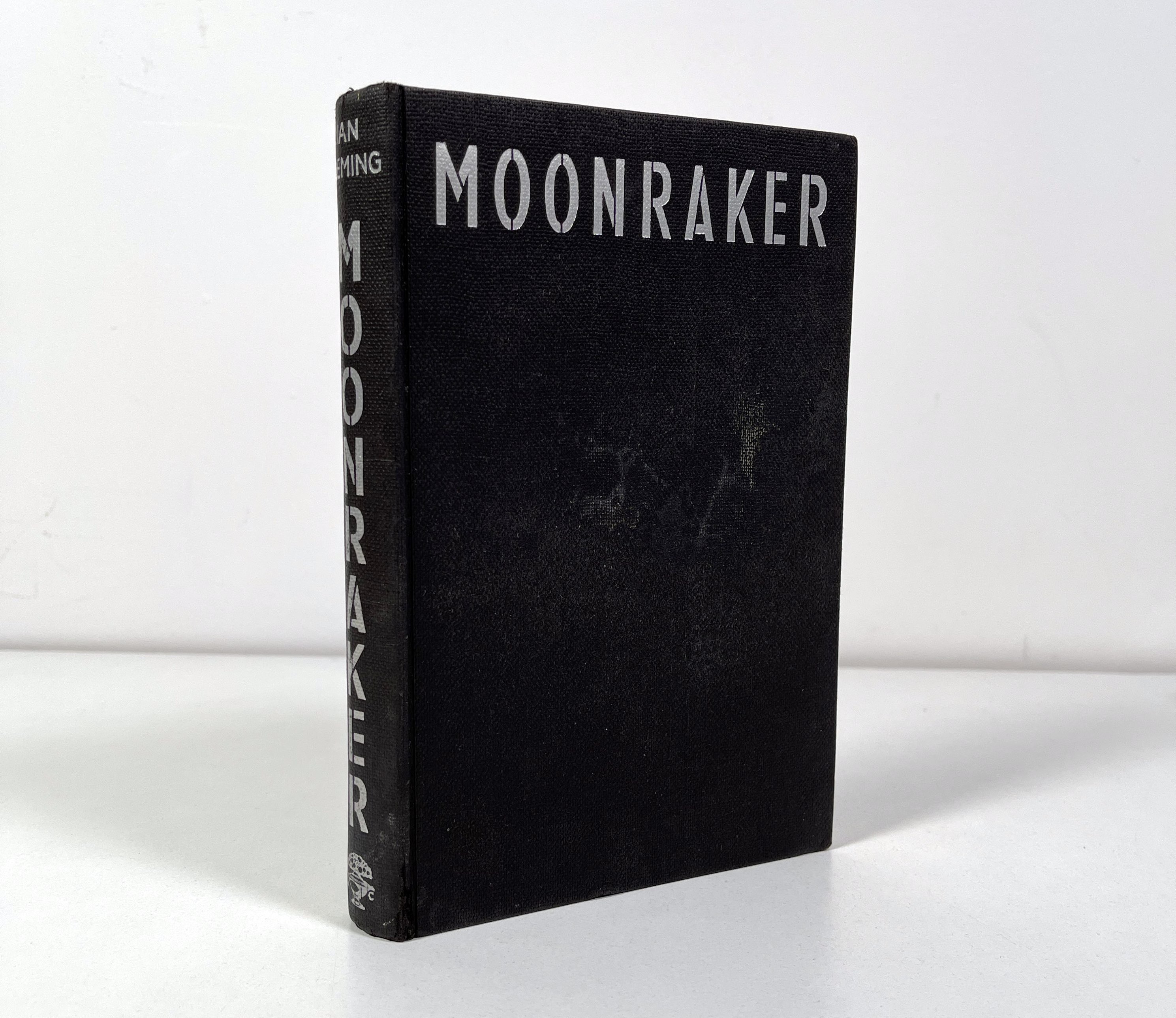 Lot 235 - IAN FLEMING - JAMES BOND - MOONRAKER (1955)