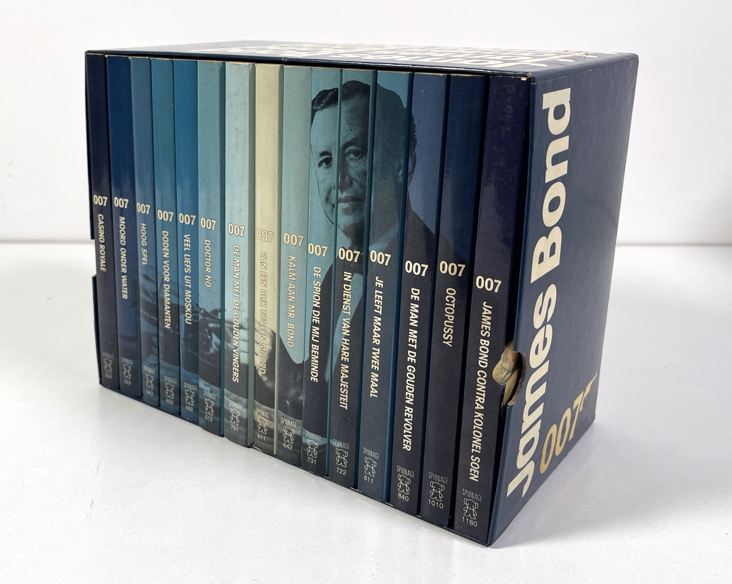 Lot 42 - IAN FLEMING - JAMES BOND - FULL SET OF