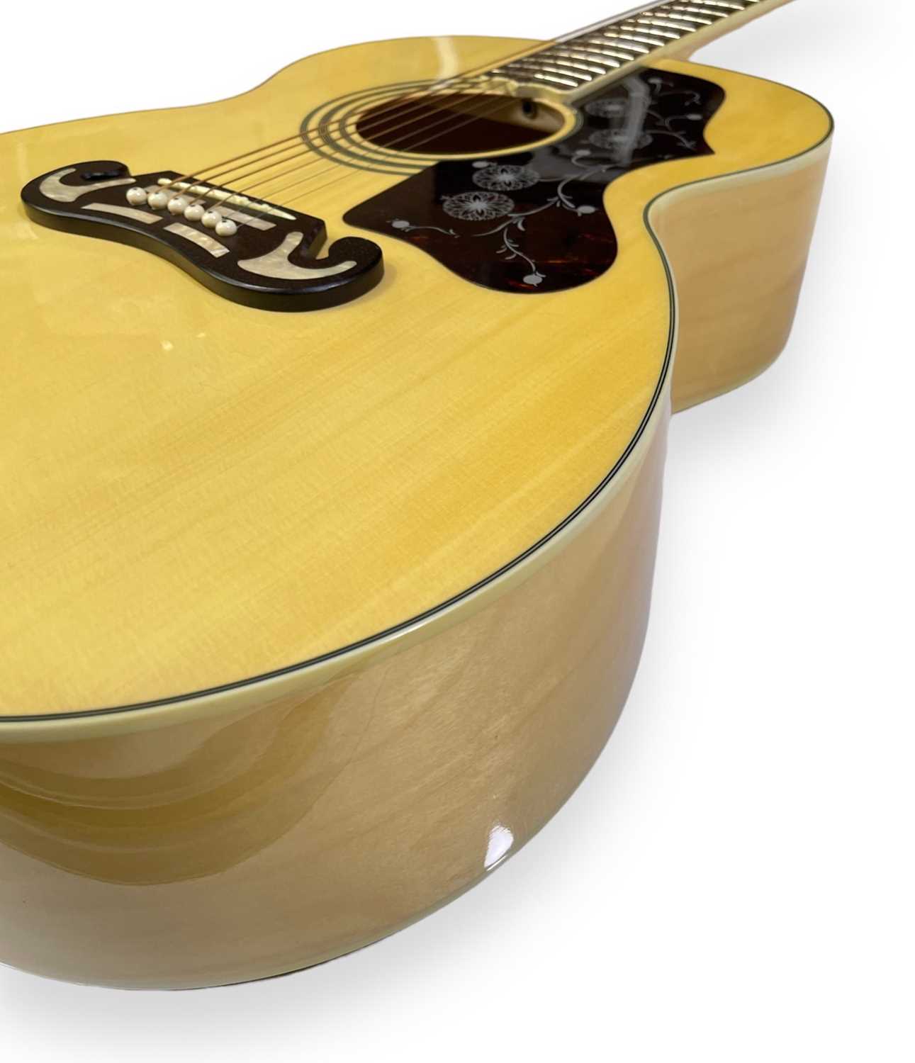 Lot 17 - EPIPHONE EJ-200 NATURAL ACOUSTIC GUITAR.