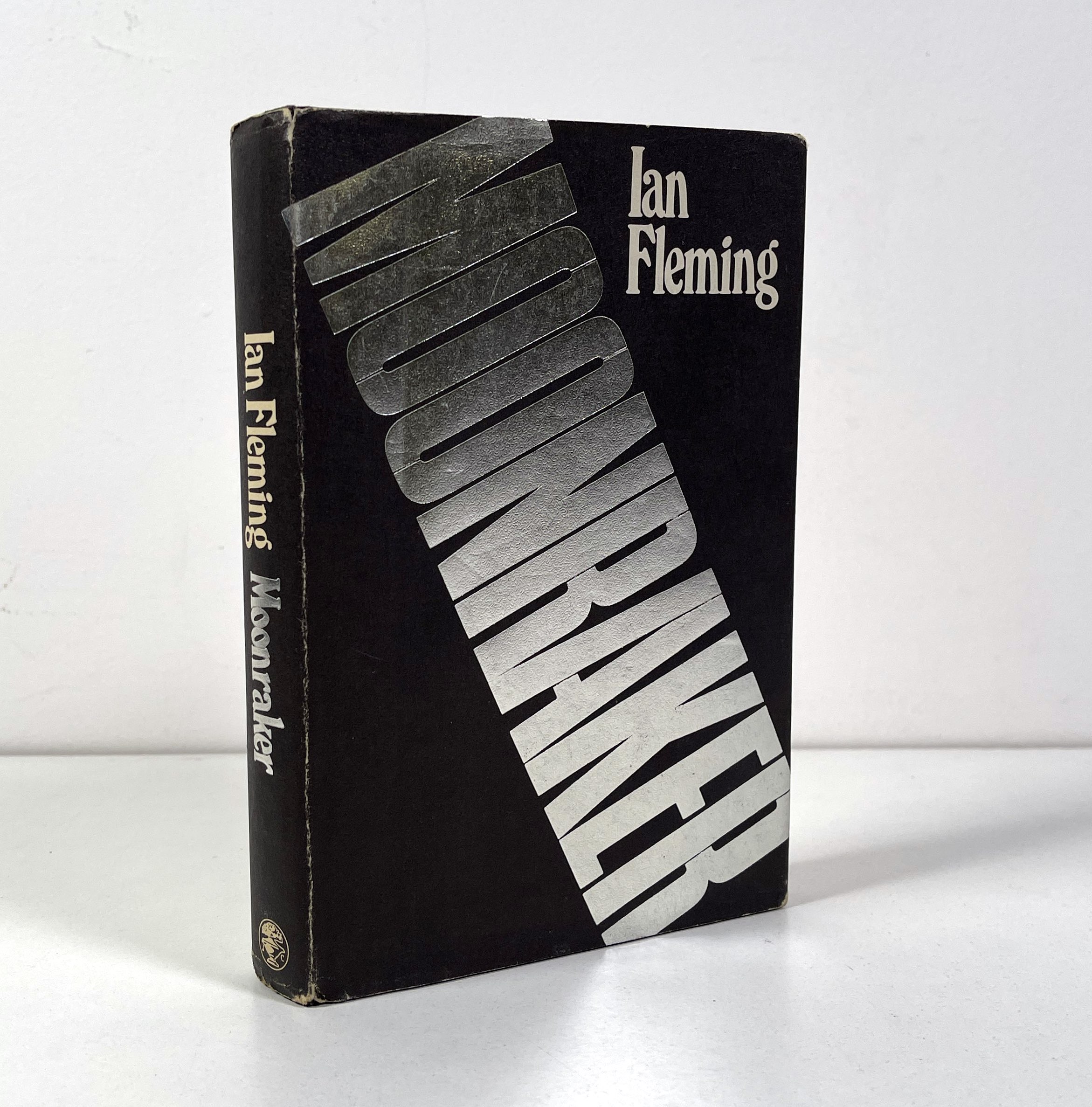 Lot 237 - IAN FLEMING - JAMES BOND - MOONRAKER - 1975