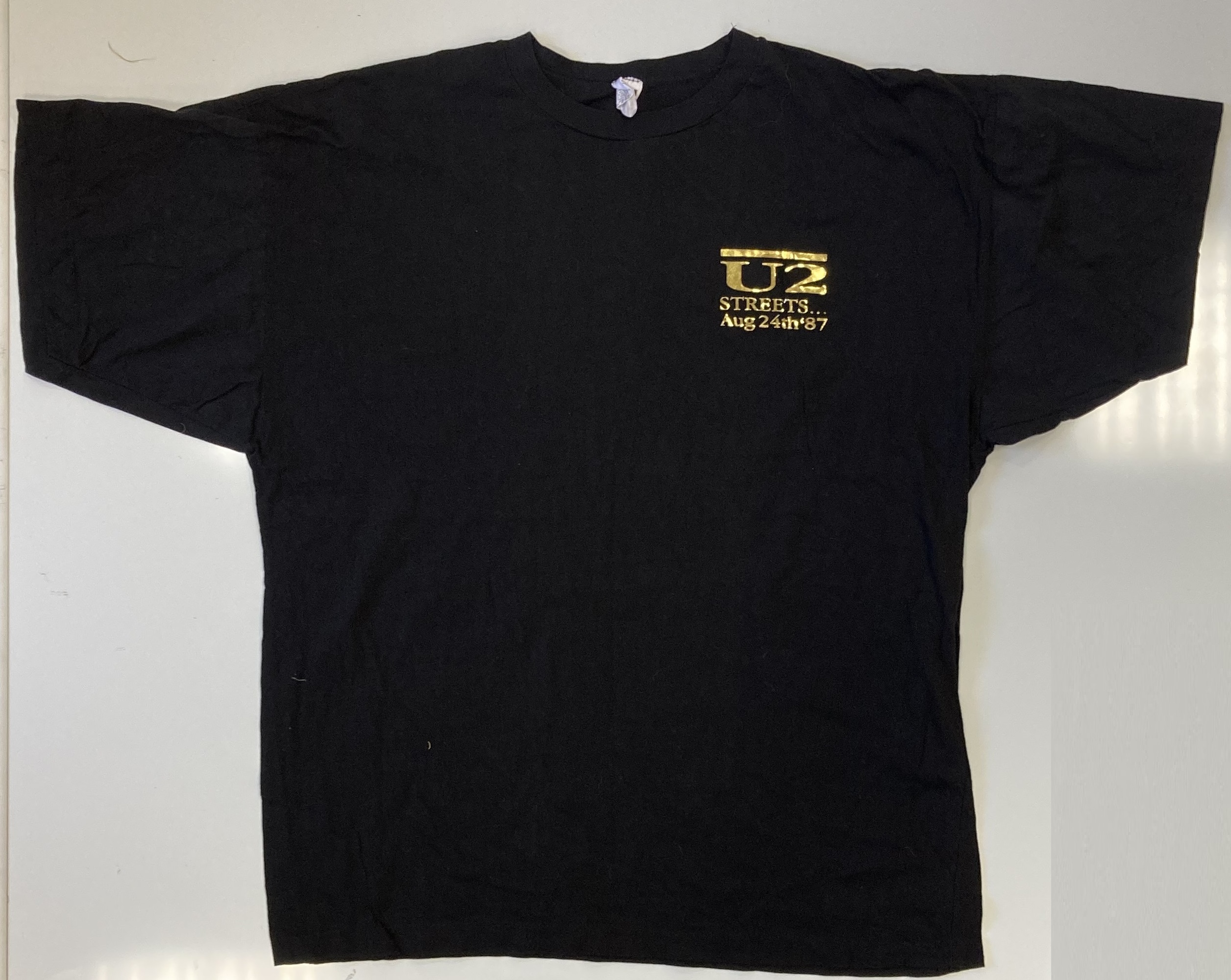 Lot 217 - U2 T-SHIRTS, BAG AND MEMORABILIA