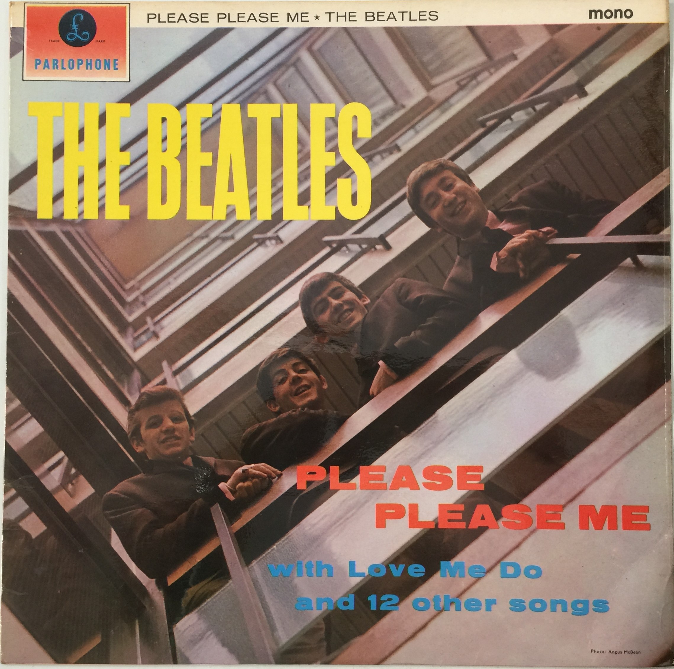 Lot 10 - THE BEATLES - PLEASE PLEASE ME LP (UK