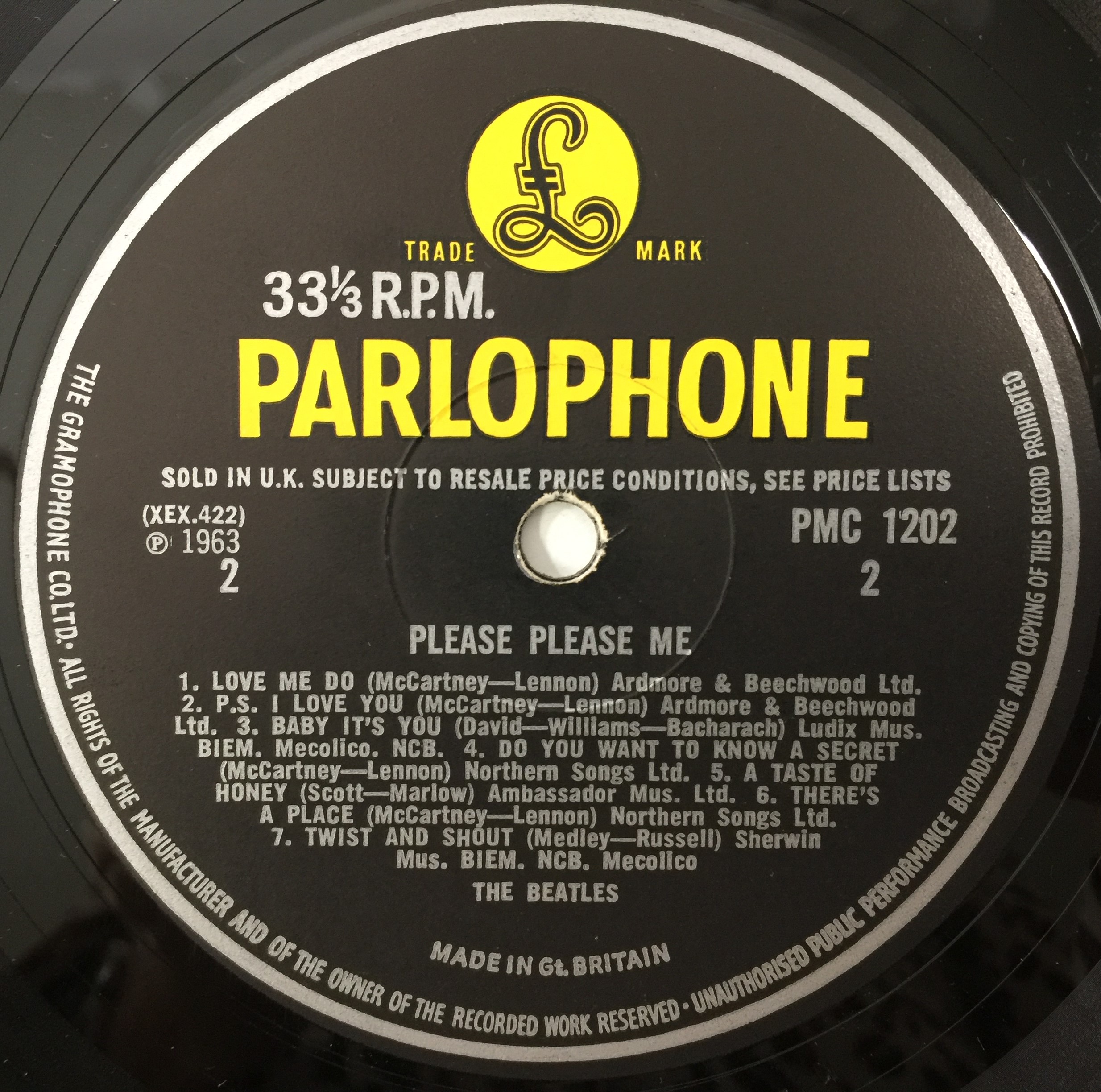 Lot 10 - THE BEATLES - PLEASE PLEASE ME LP (UK