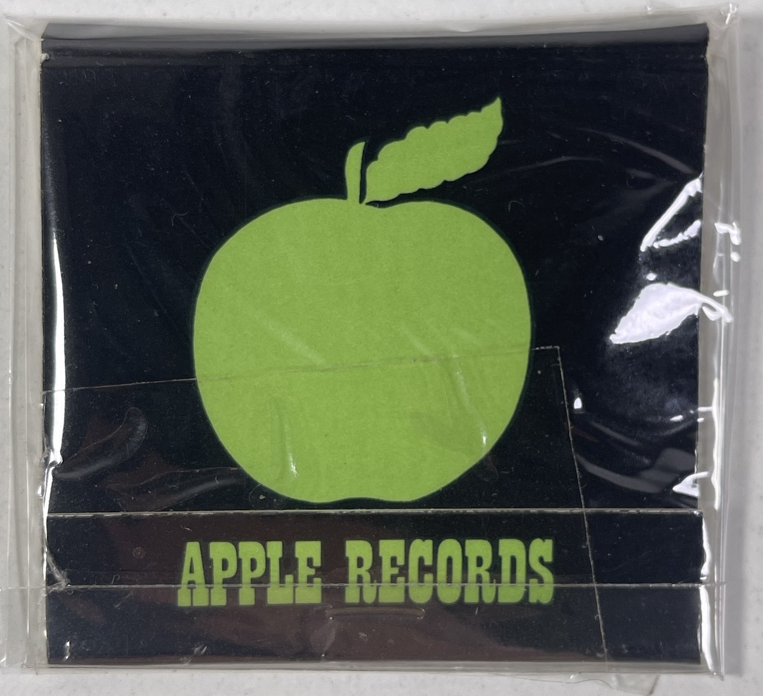 Lot 185 - THE BEATLES - ORIGINAL APPLE EPHEMERA INC