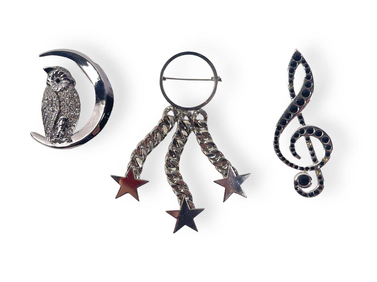 Lot 122 - THE BEATLES - COSTUME JEWELLERY OWNED BY