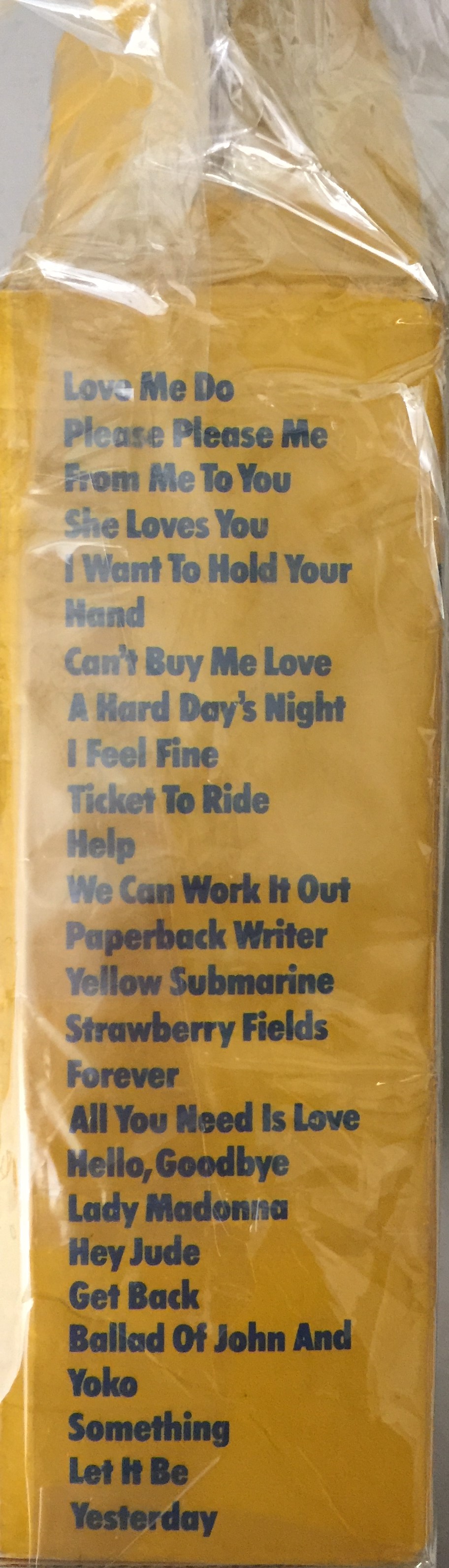 Lot 98 - THE BEATLES - THE BEATLES 45s 1962-70