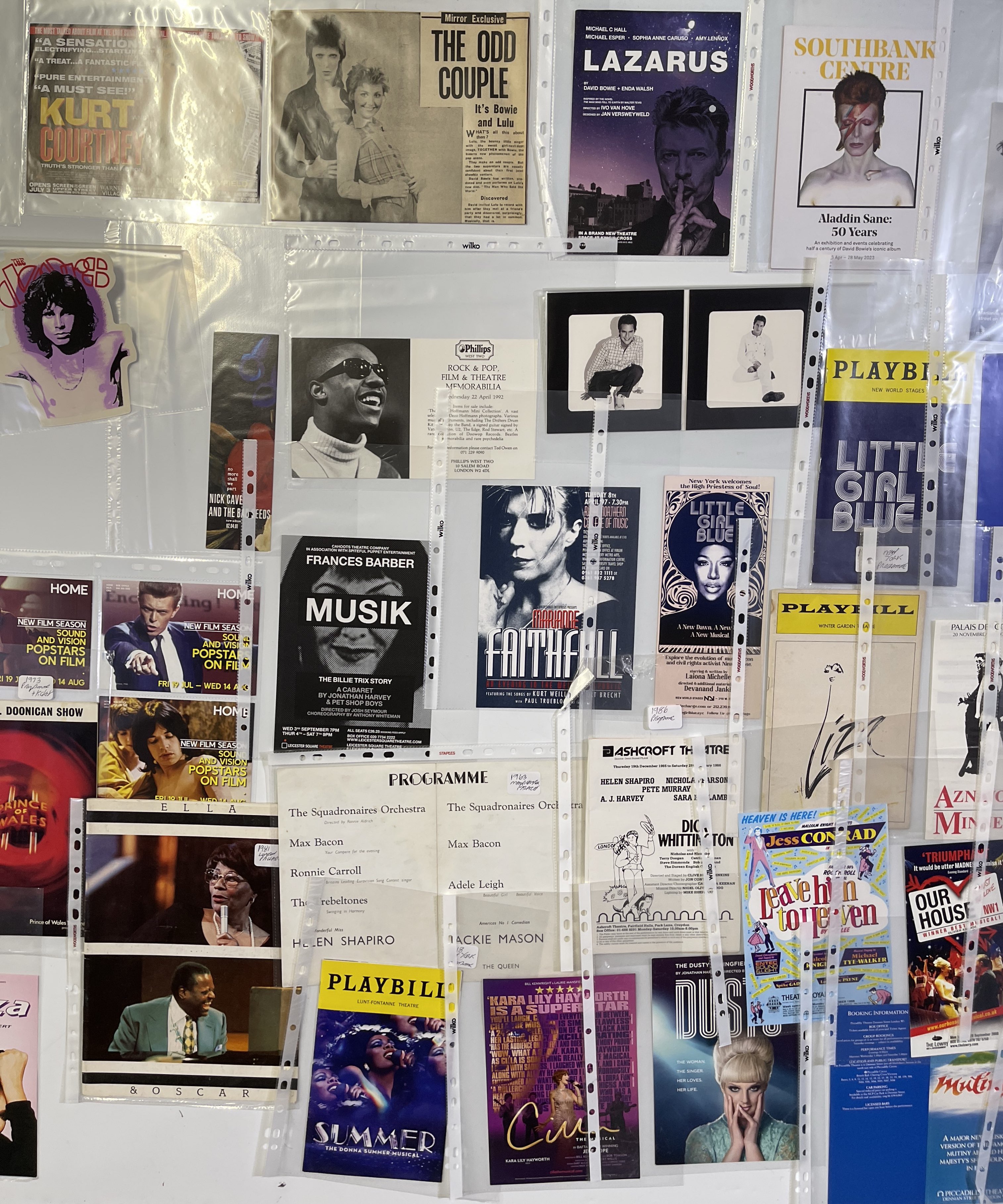 Lot 41 - POP / ROCK HANDBILLS / PROMO ITEMS