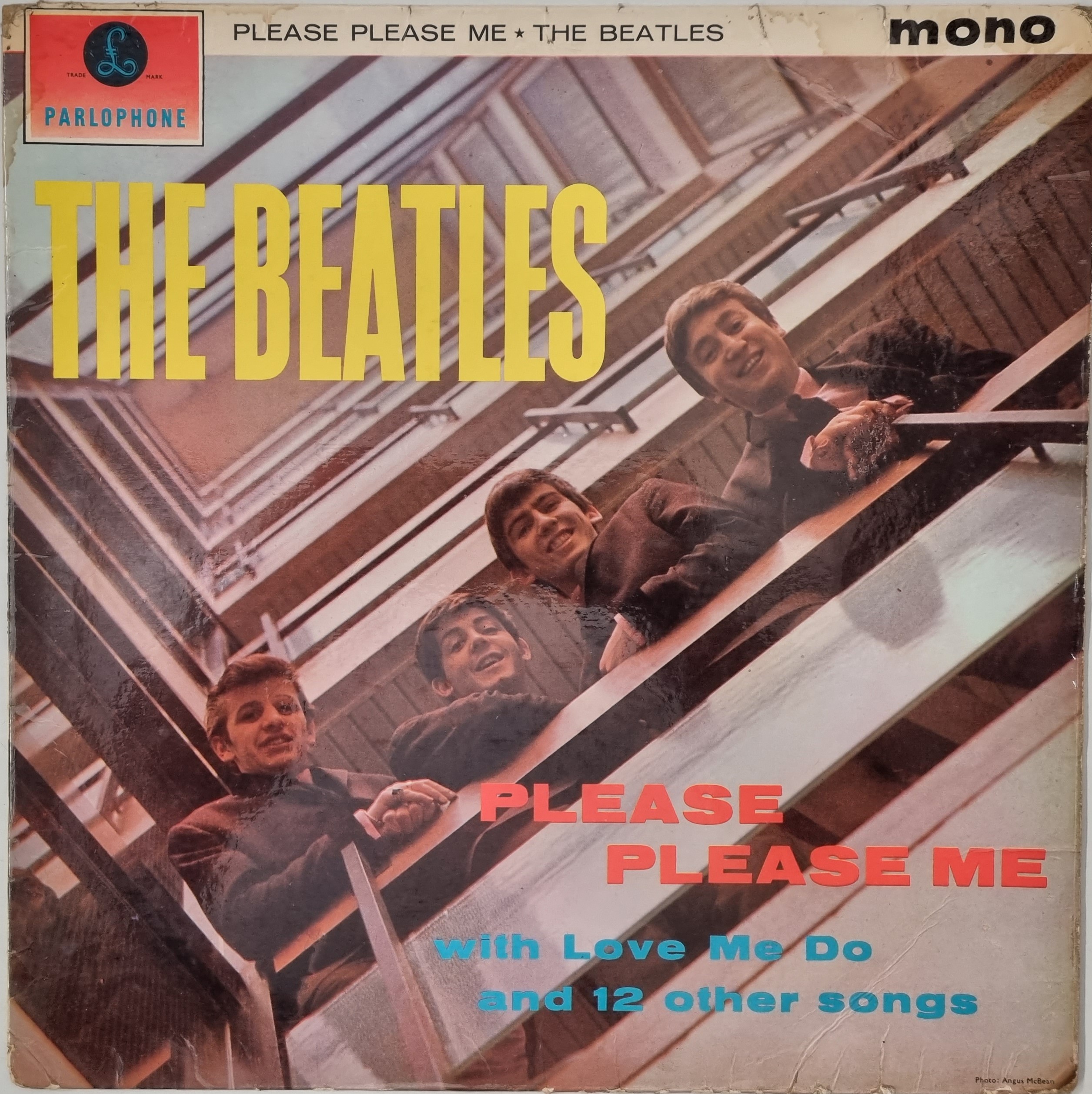 Lot 819 - THE BEATLES - PLEASE PLEASE ME LP (2ND UK