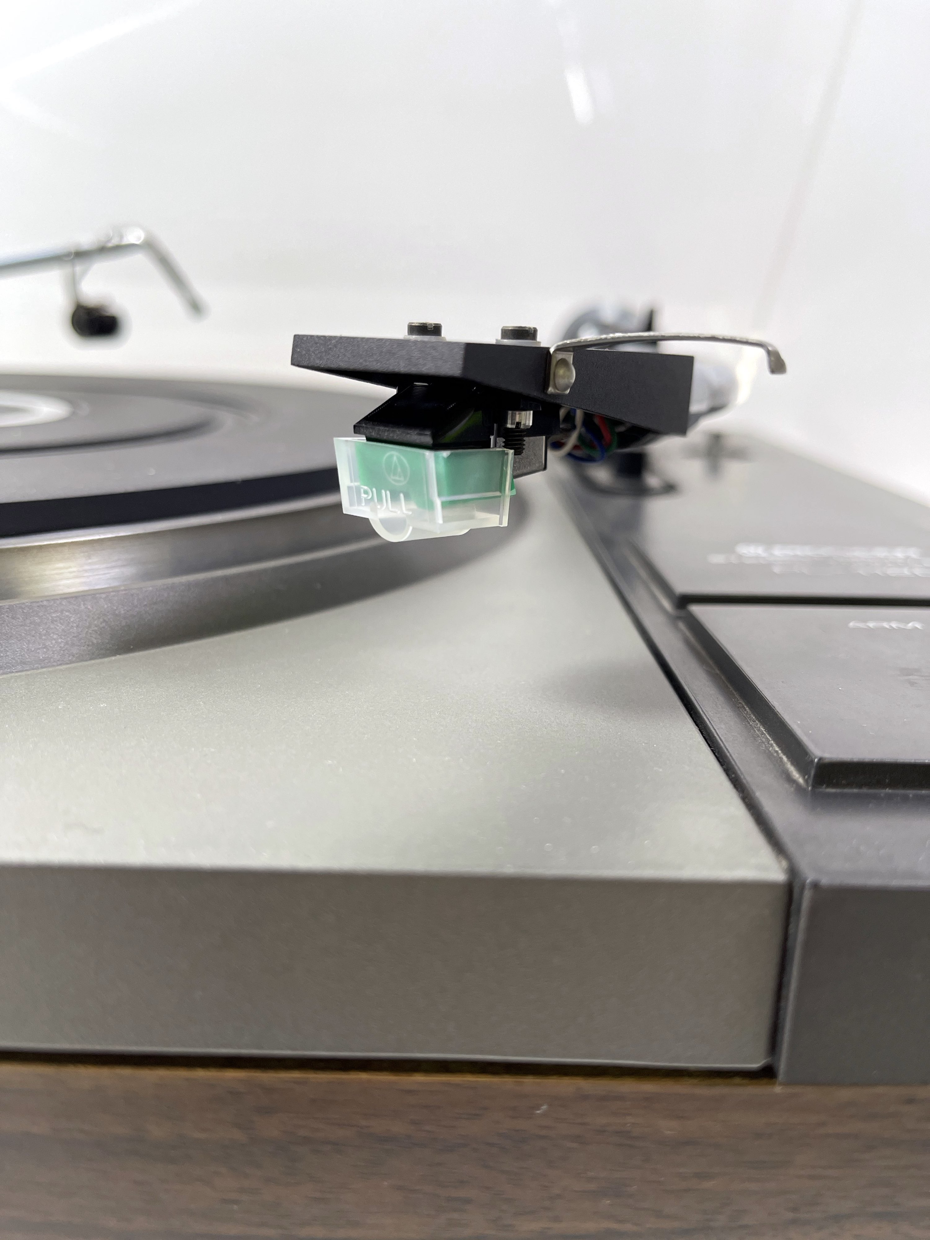 Lot 18 - PIONEER PL-112D TURNTABLE.