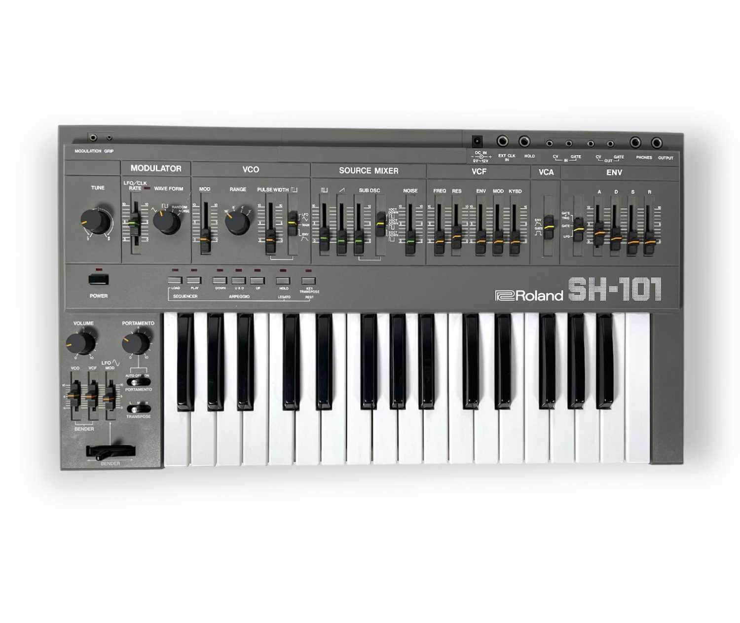 Lot 19 - ROLAND - A SH-101 MONOPHONIC SYNTHESIZER WITH