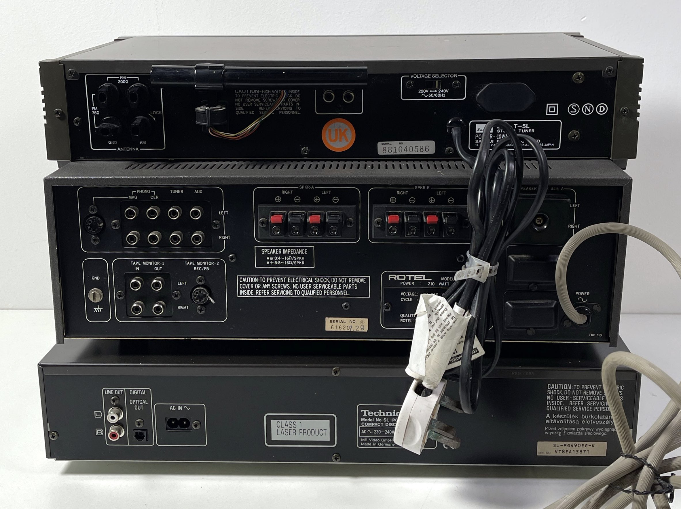 Lot 22 - HI-FI INC ROTEL / SANSUI / TECHNICS.