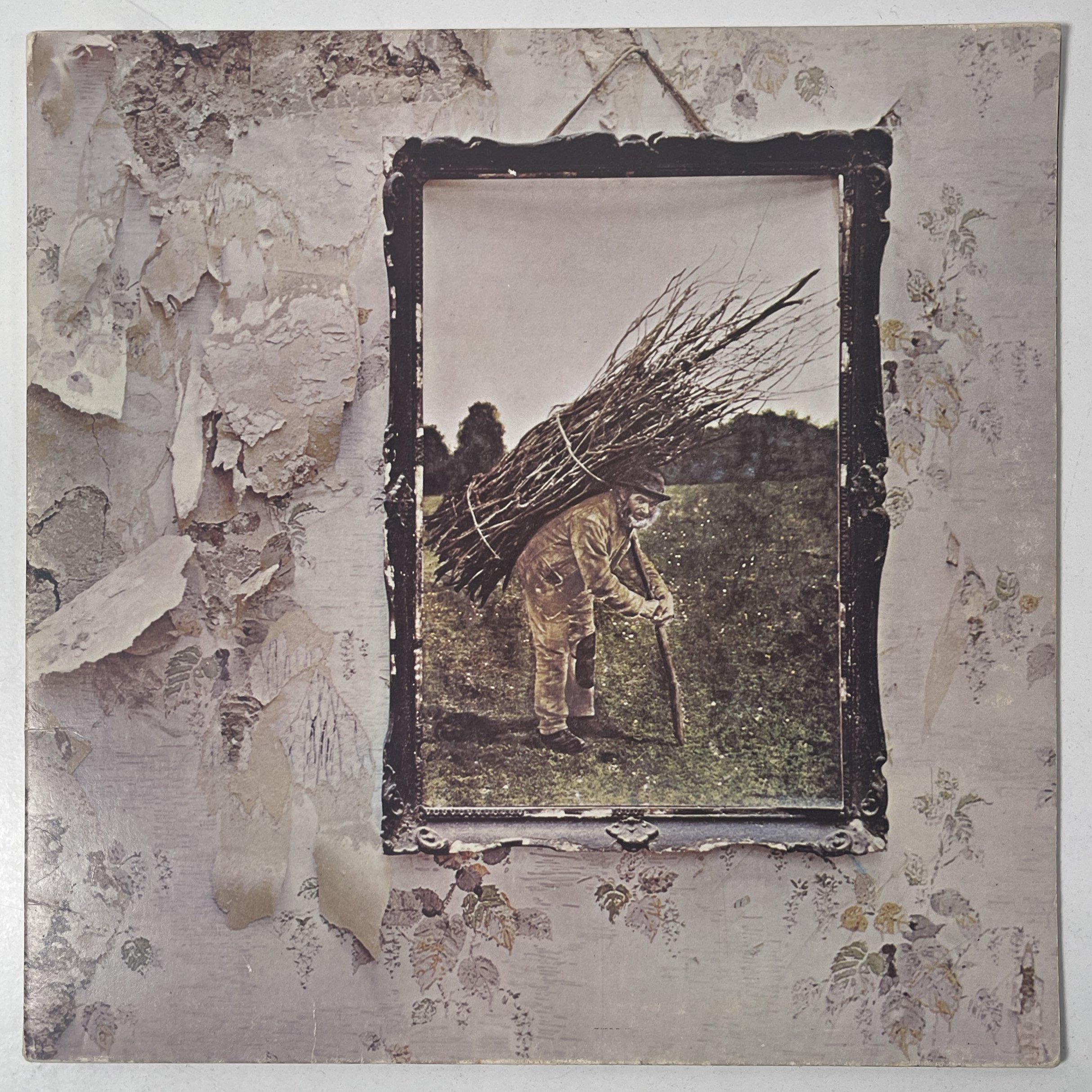Lot 114 - LED ZEPPELIN - LED ZEPPELIN IV SIGNED BY