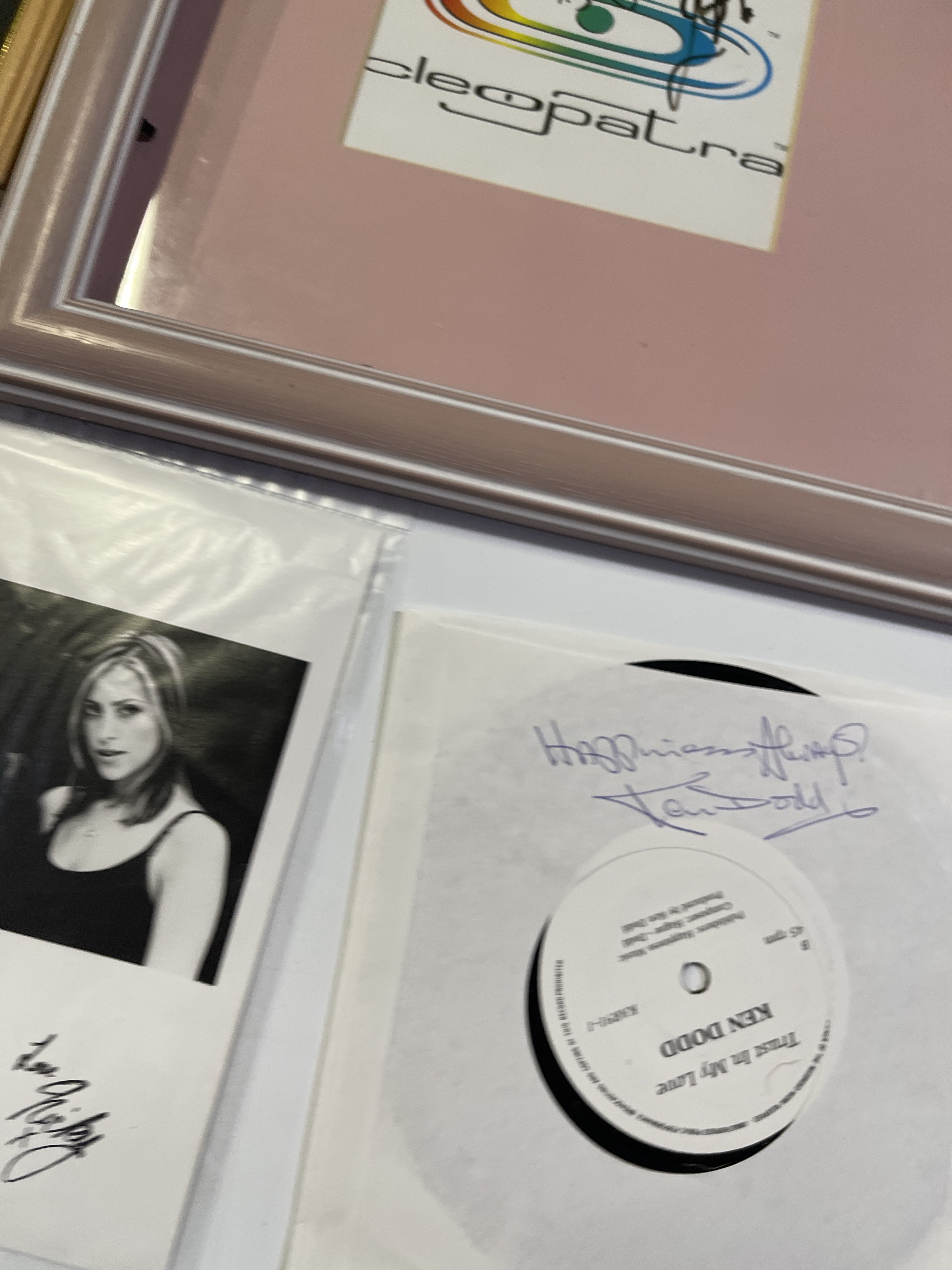 Lot 291 - POP AUTOGRAPHS COLLECTION.