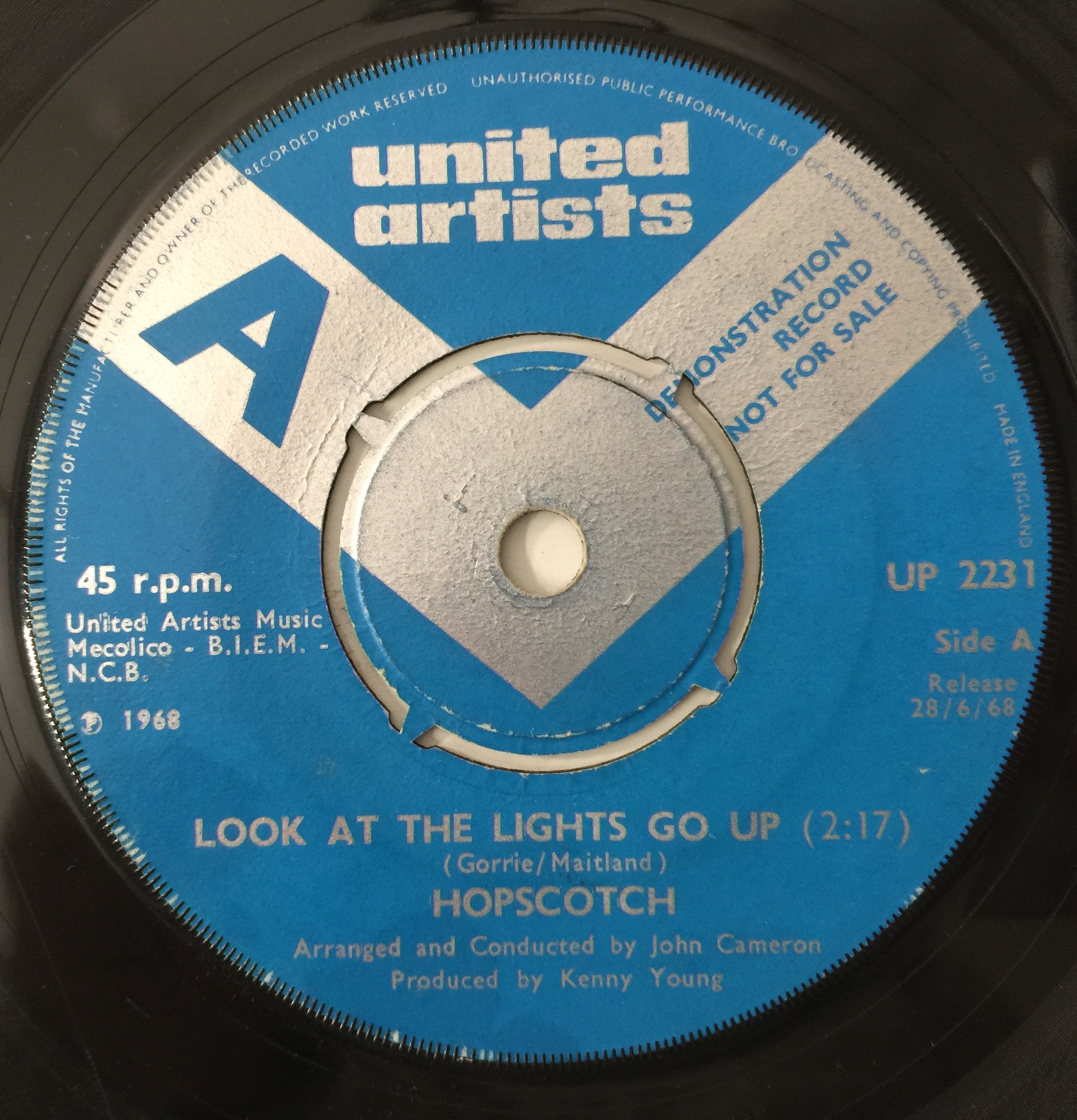 Lot 413 - HOPSCOTCH - LOOK AT THE LIGHTS GO UP 7"